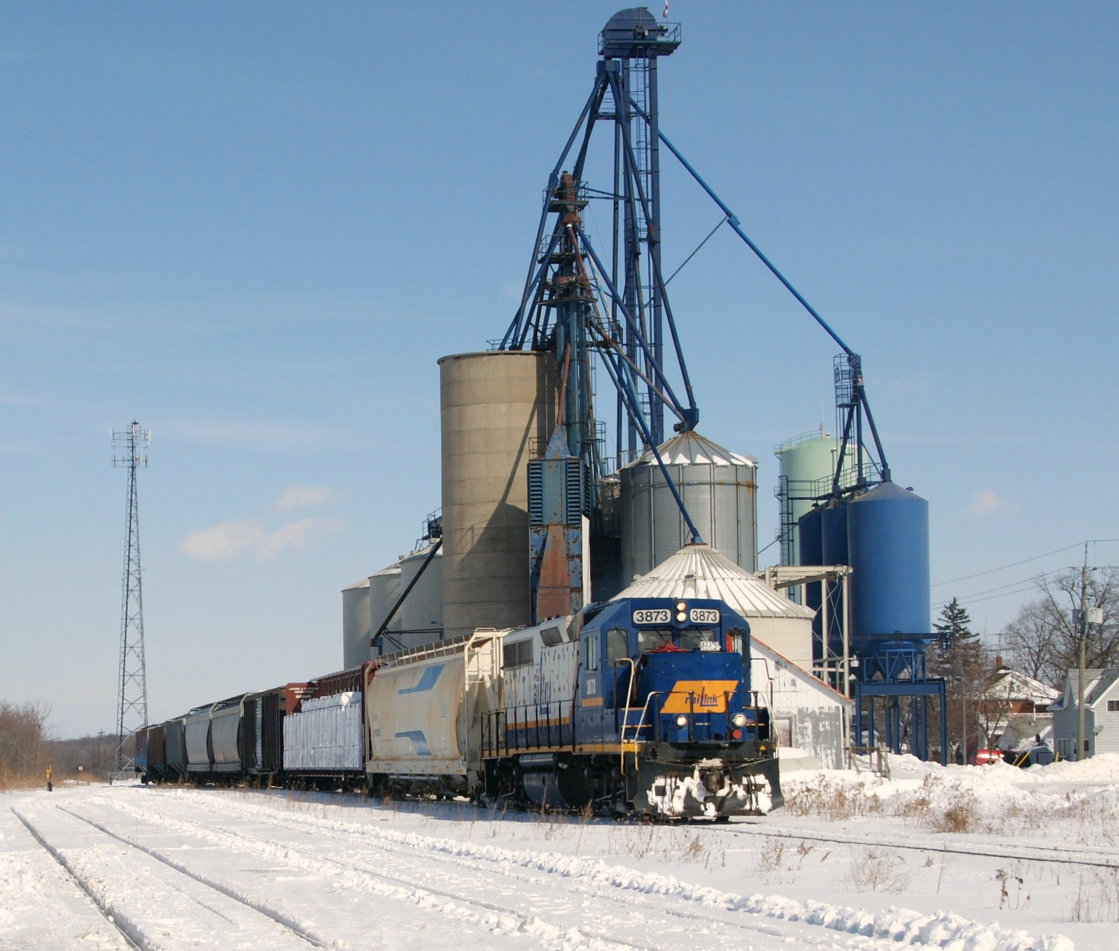Railpictures.ca - Glenn Cherry Photo: RLK 3873 is the selected power this day for SOR’s short ...