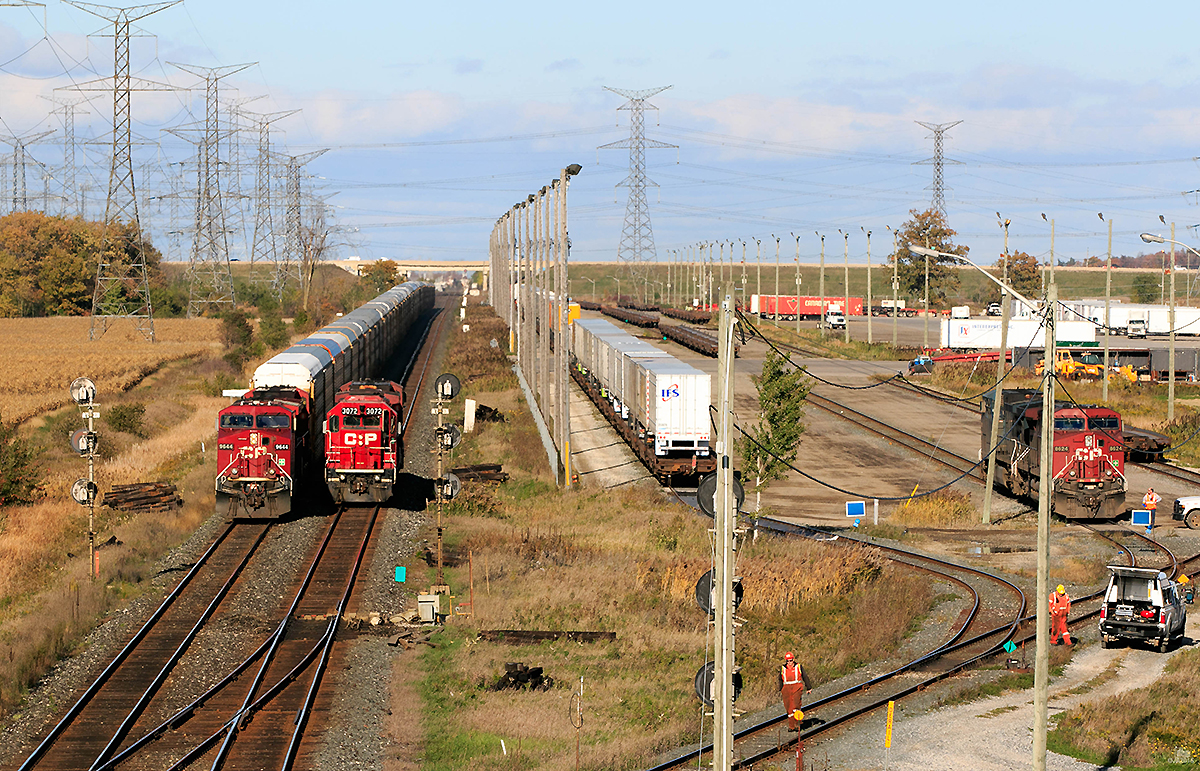 Railpictures.ca - JA Photo: CP train 147 Toronto to Gibson,IN IHB makes it’s way through Milton ...