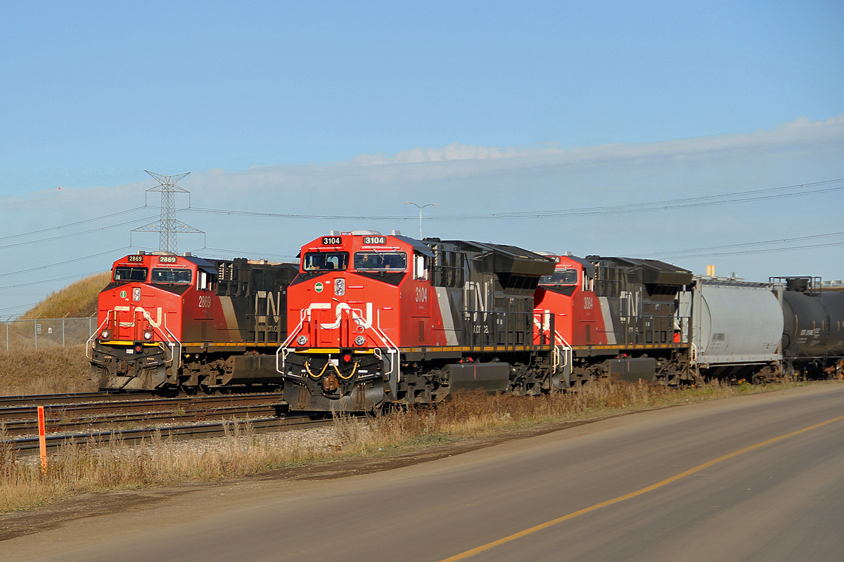 Railpictures.ca - colin arnot Photo: A pair of new ET44AC’s CN 3104 and 3084 depart Clover Bar ...