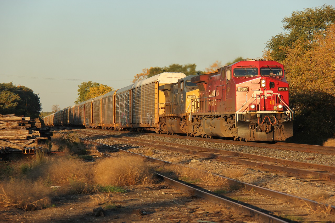Railpictures.ca - Kevin Flood Photo: The second of two westbound CP autorack trains heads into ...