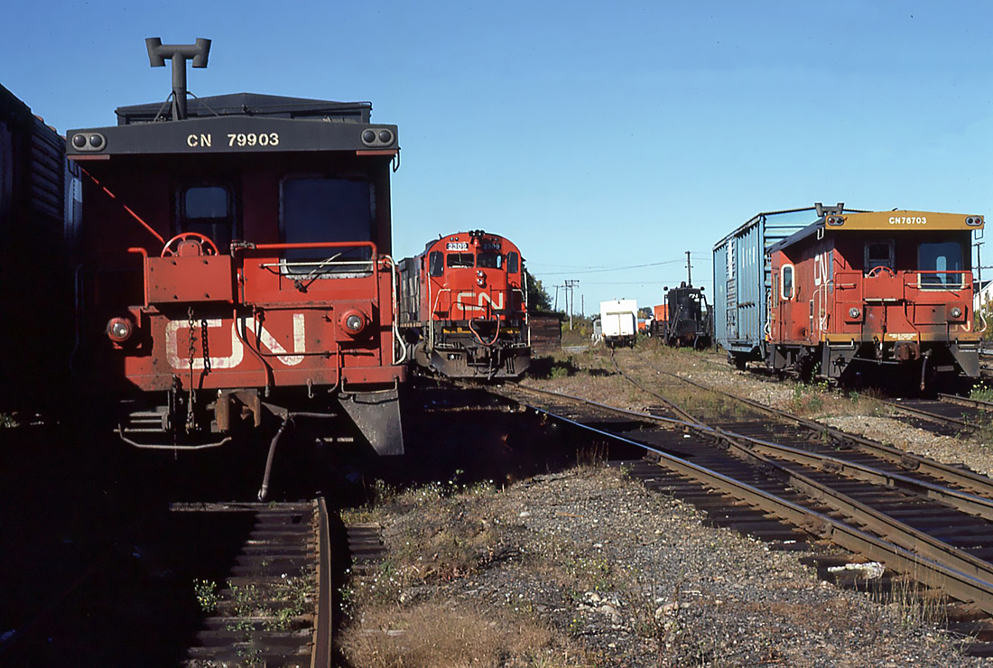 Railpictures.ca - Roger Lalonde Photo: CN MLW M-636 No.2309 with a Transfer (yard) Caboose ...