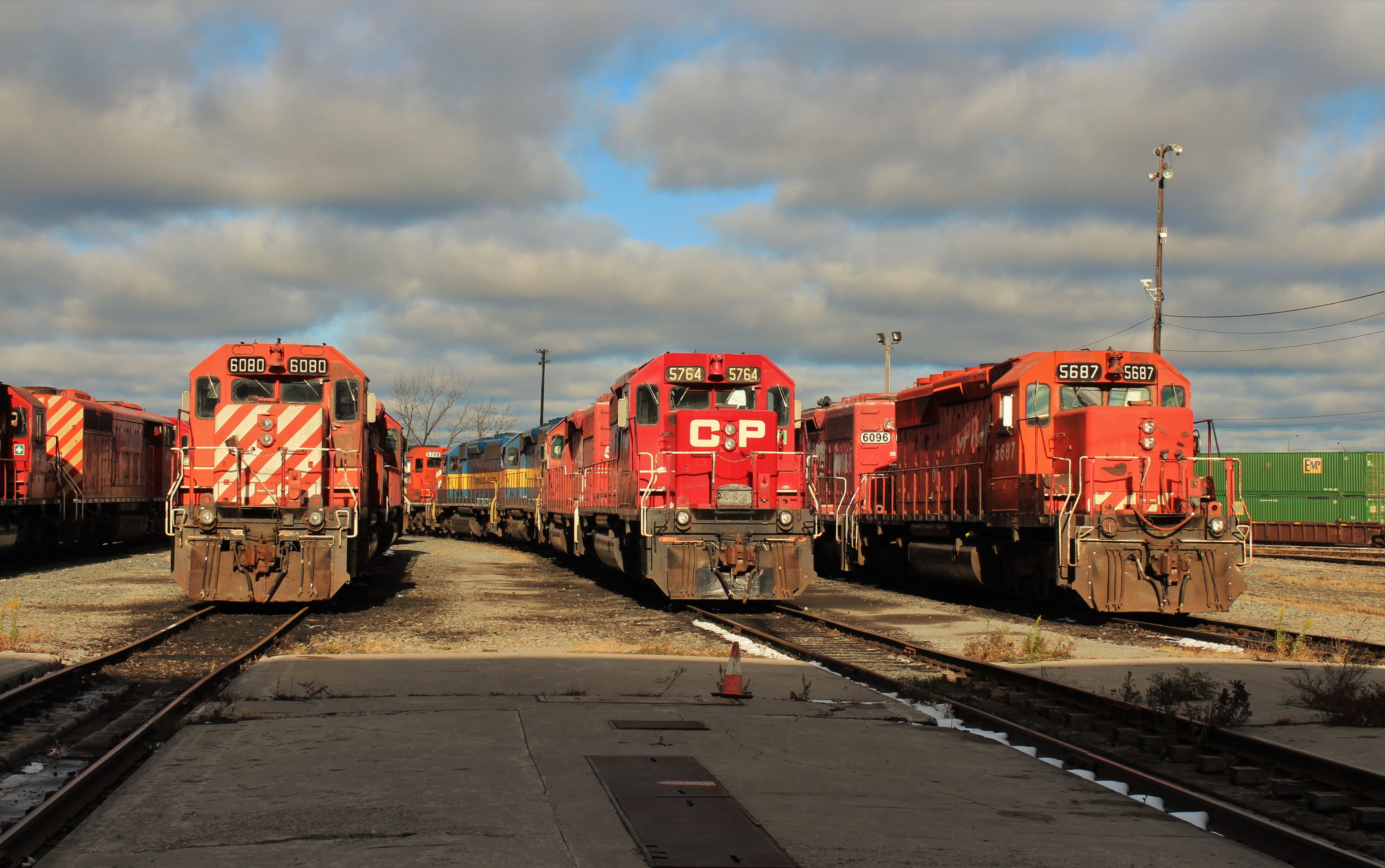 Railpictures.ca - Paul Santos Photo: CP 6080 leads a row of SD40-2′s that are still on the ...
