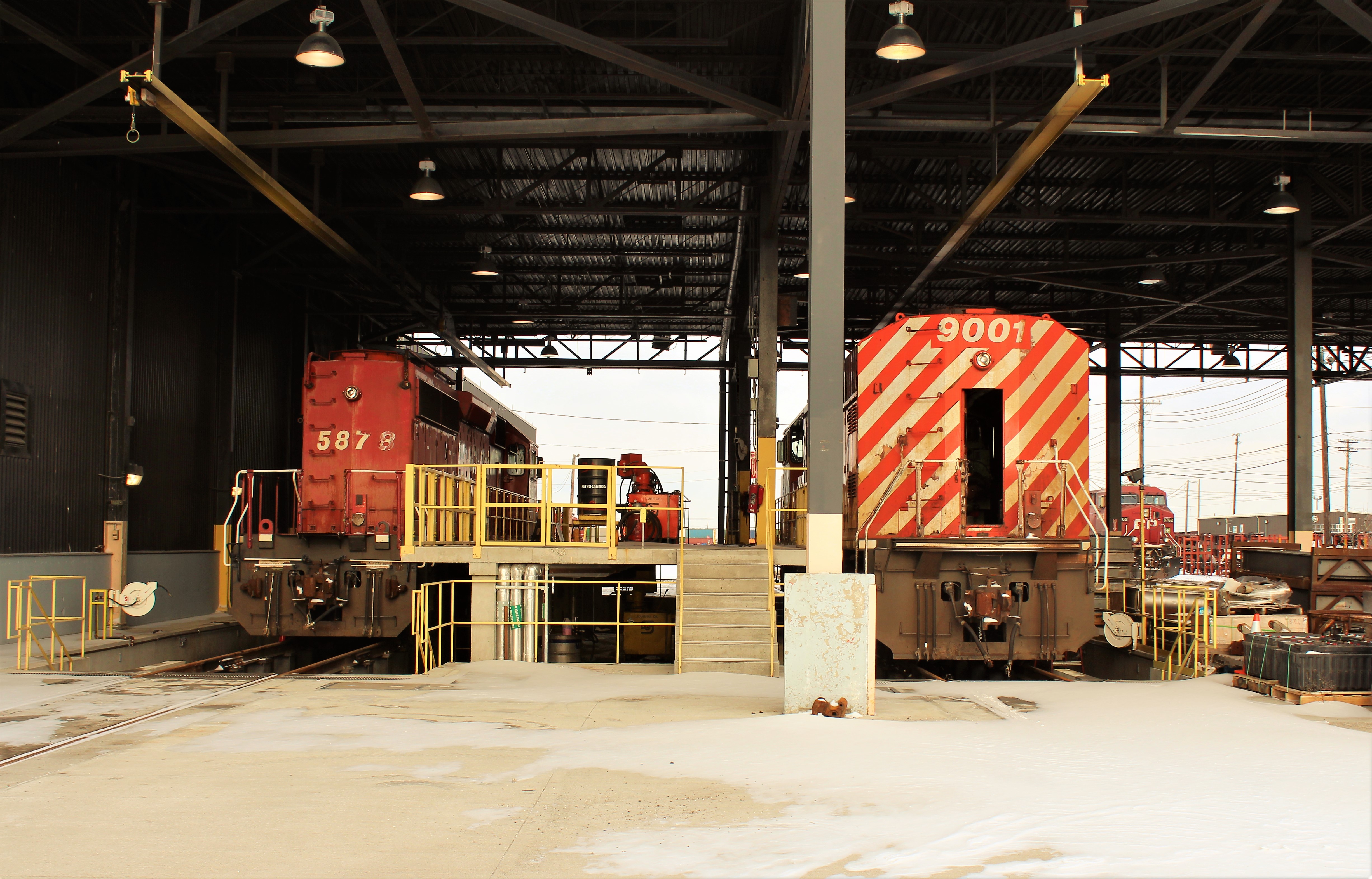 Railpictures.ca - Paul Santos Photo: Say it isn’t so!! Unfortunately red barn 9001 is undergoing ...