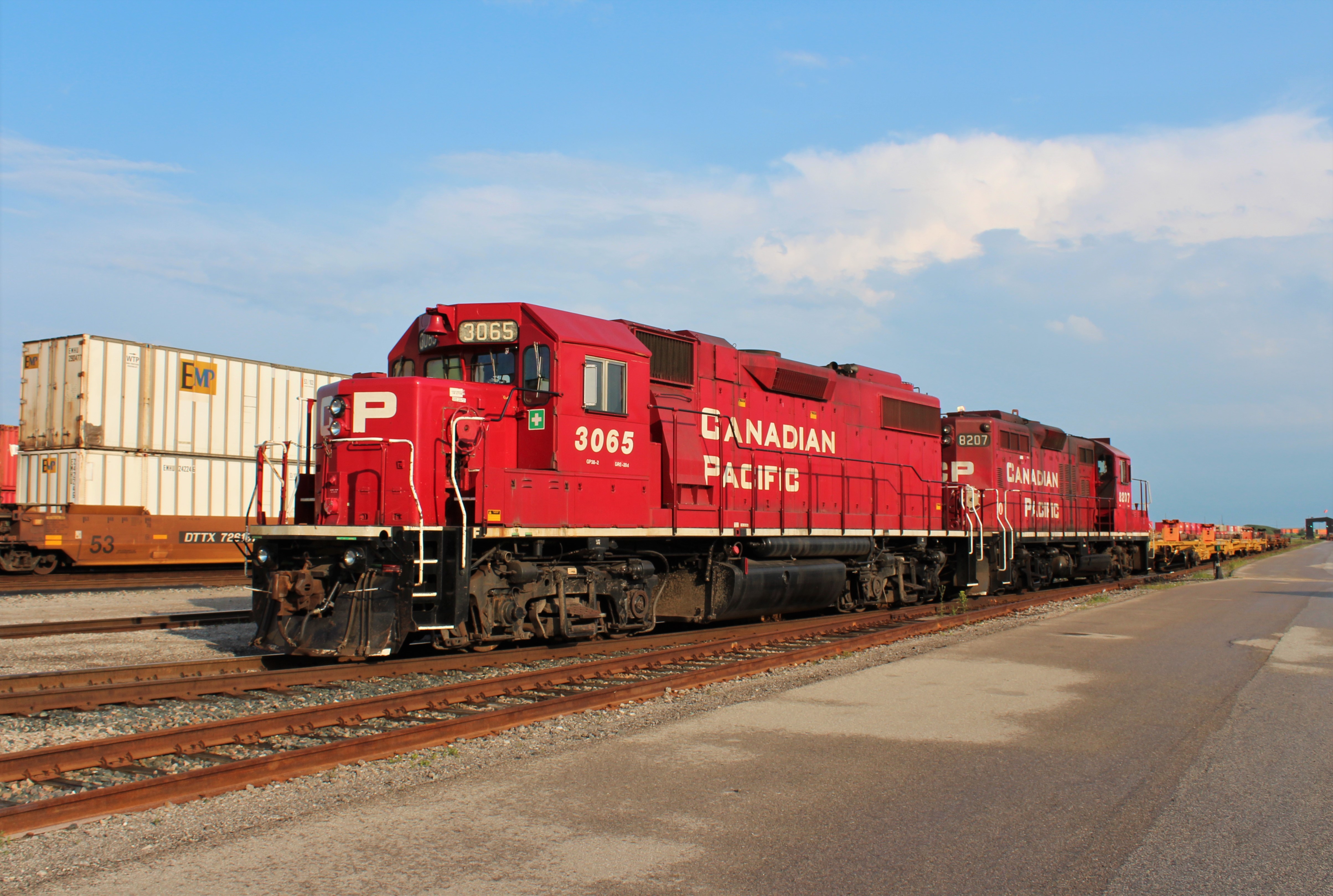 Railpictures.ca - Paul Santos Photo: Yard set with GP38-2 3065 and nearing the end of it’s ...