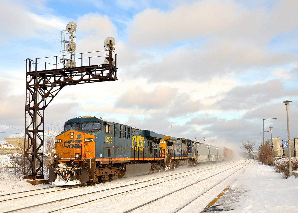 Railpictures.ca - Michael Berry Photo: CSXT 5292 & CSXT 7748 power CN 327 through Dorval on a ...