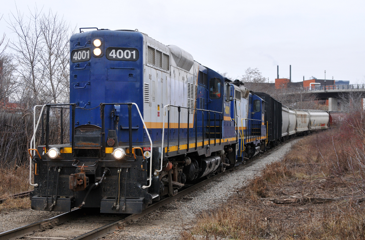 Railpictures.ca - James Gardiner Photo: RLK 4001 – RLK 4003 shoving off of the N&NW Spur and ...