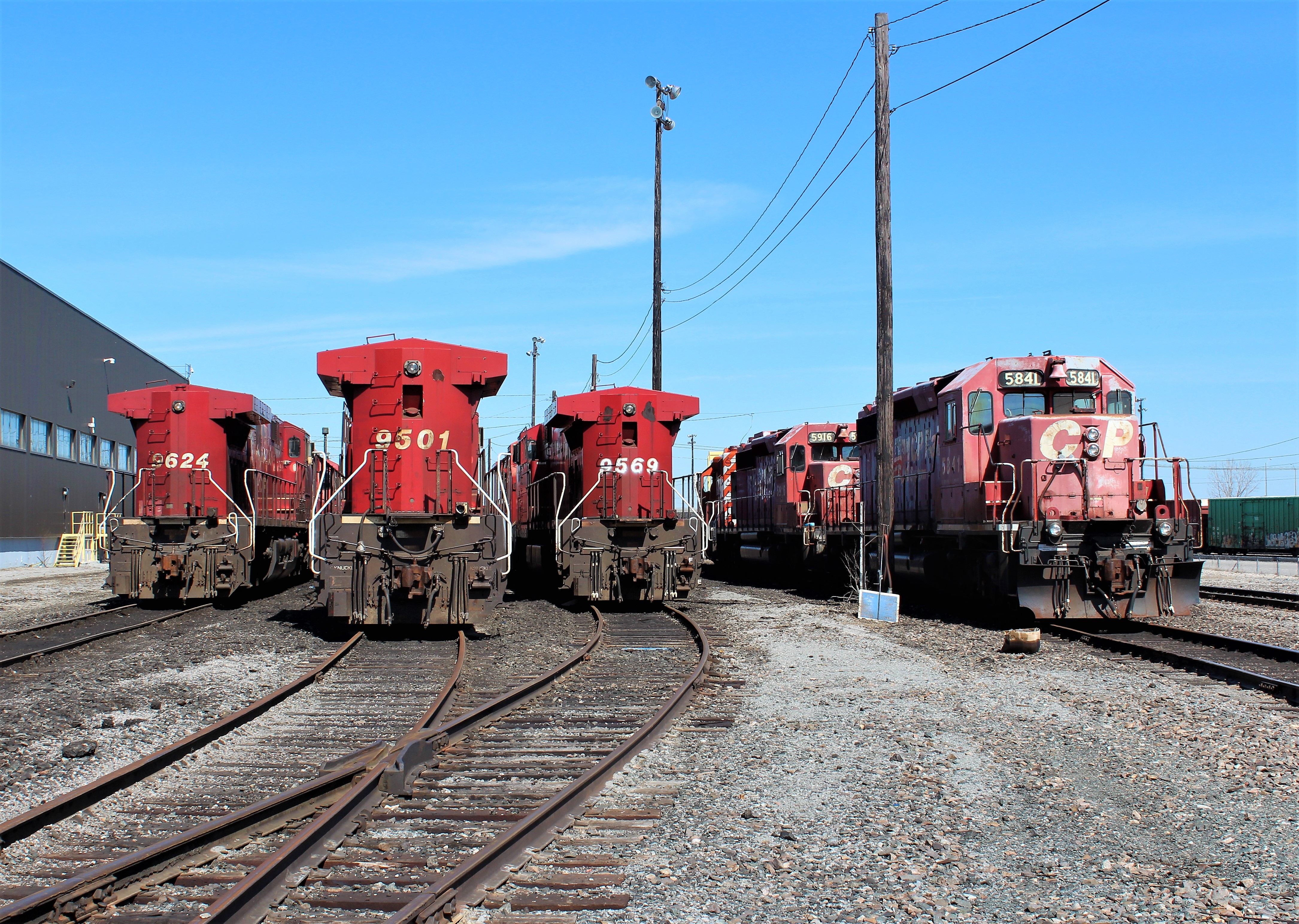 Railpictures.ca - Paul Santos Photo: 3 tracks on the south side of the shop with stored GE’s and ...