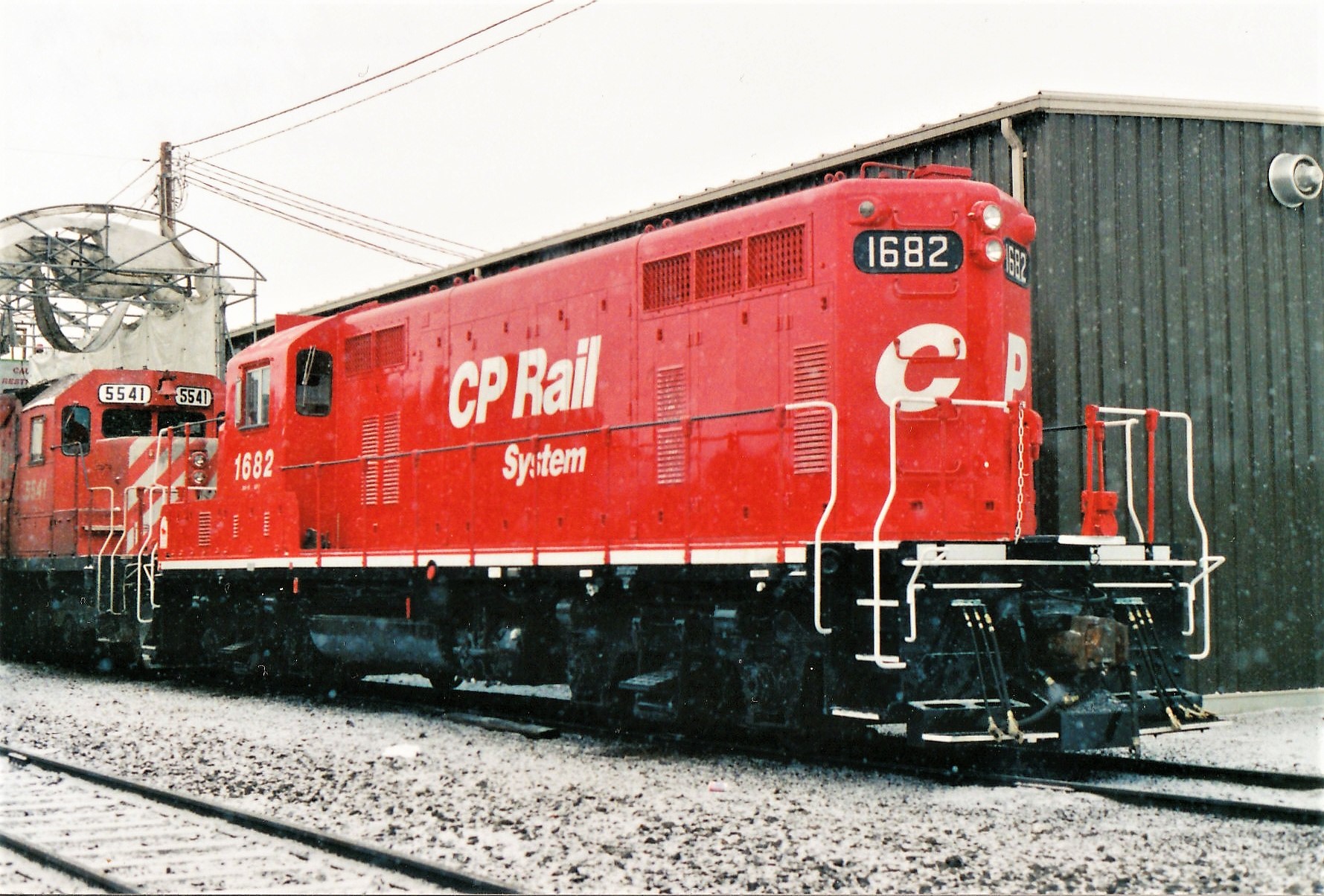 Railpictures.ca - Paul Santos Photo: So long Multimark… GP7u 1682 arrives at Agincourt with the ...