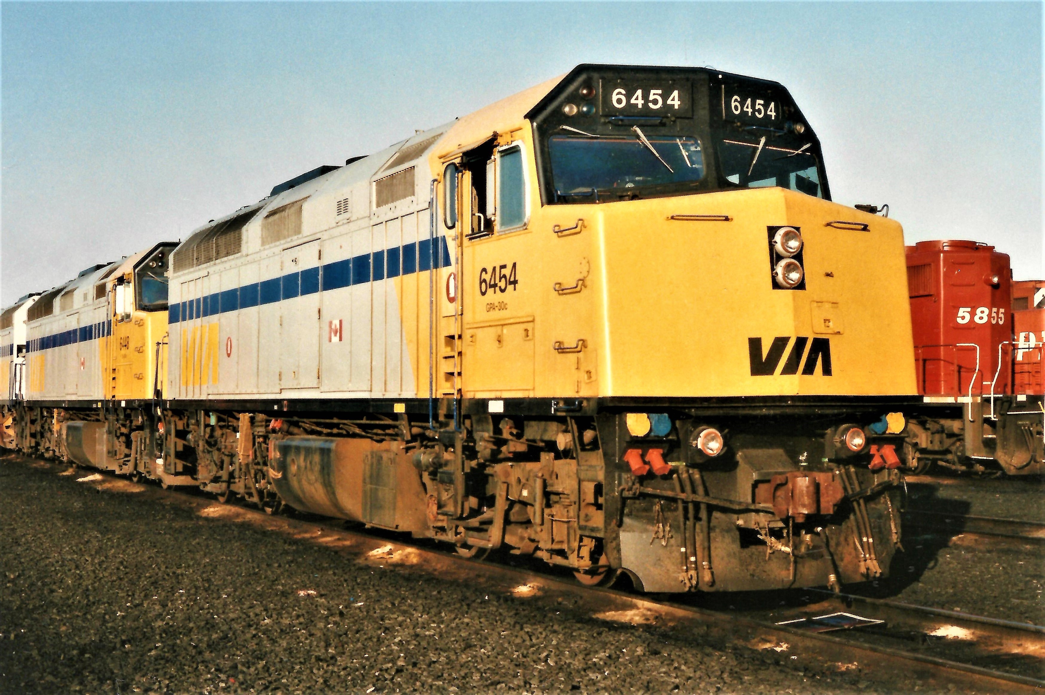 Railpictures.ca - Paul Santos Photo: Here is VIA Rail 6454 in it’s original scheme,it is ...