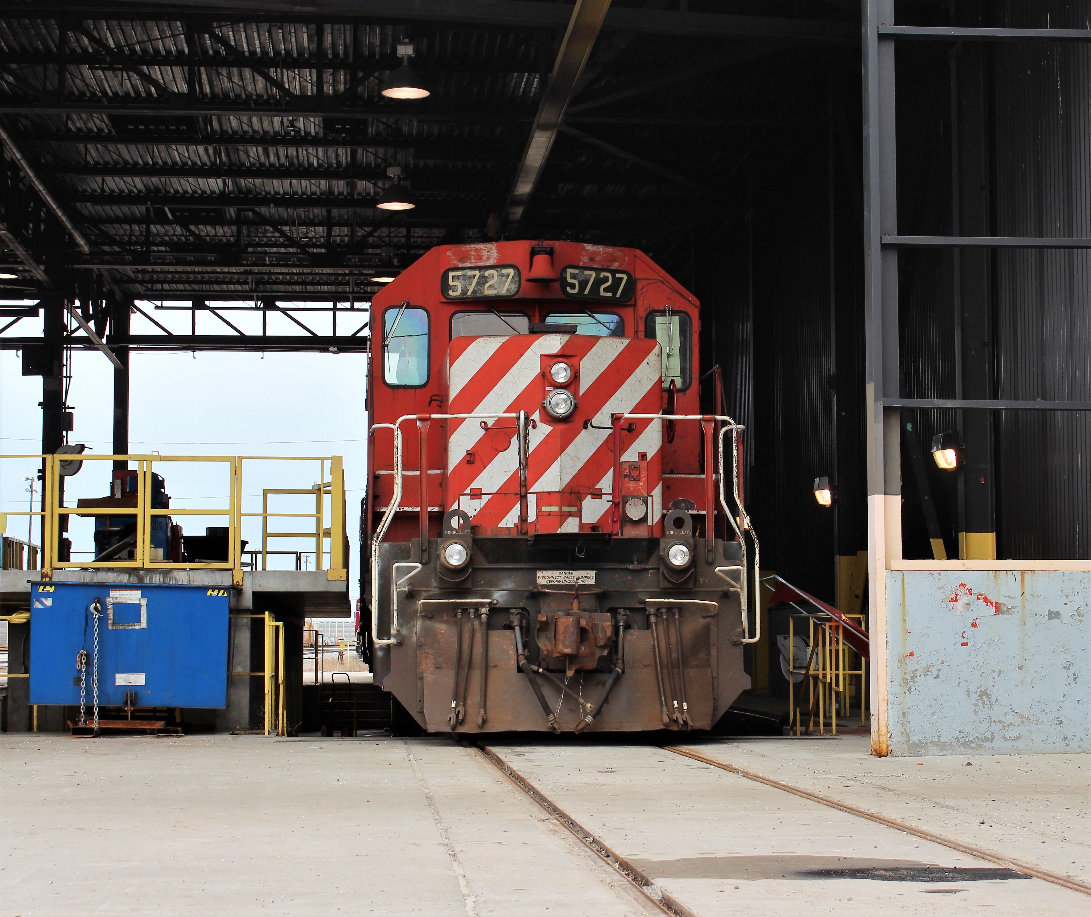 Railpictures.ca - Paul Santos Photo: Ex CP Rail SD40-2 5727 that has been inspected and is ready ...