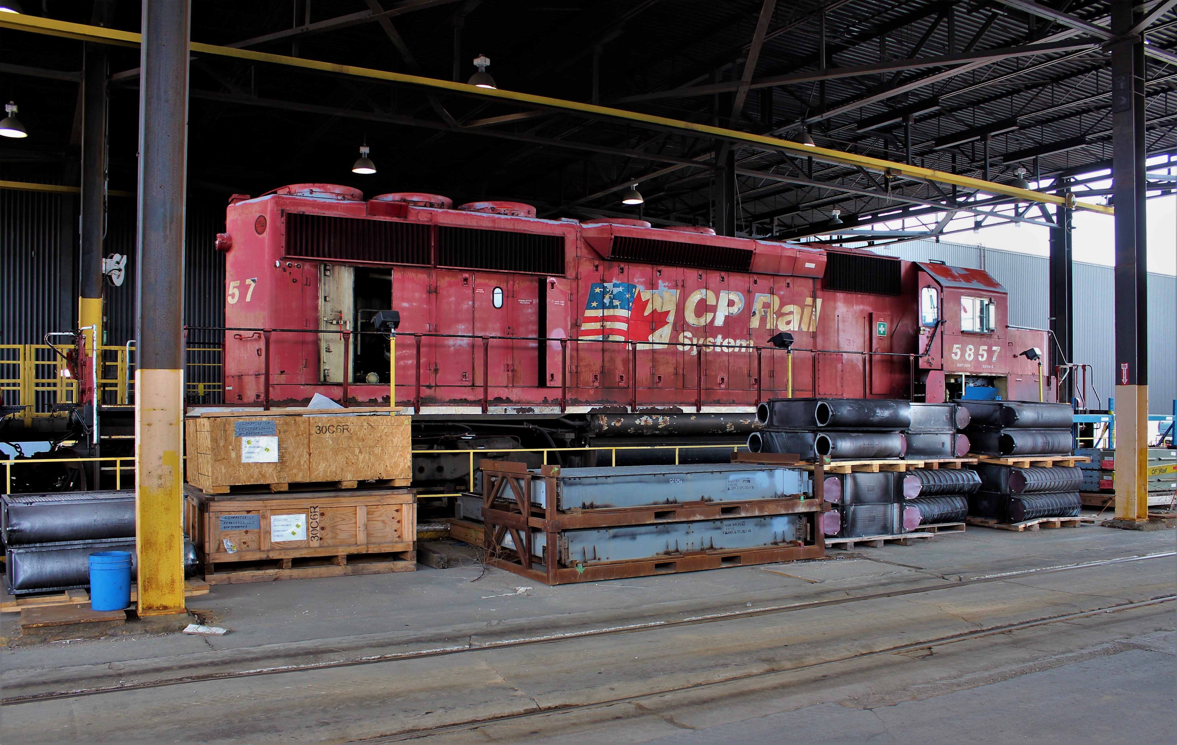 Railpictures.ca - Paul Santos Photo: One last look at the CP Rail System emblazoned flank of ...