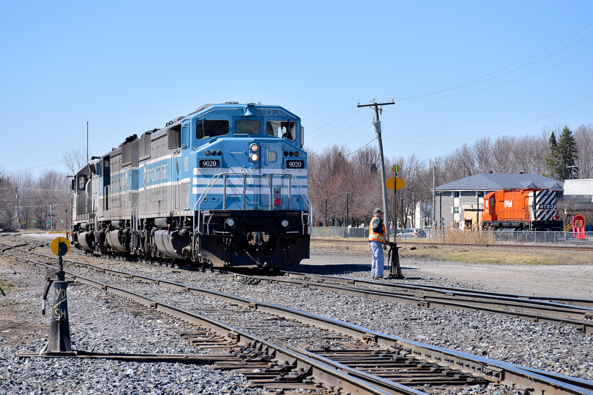 Railpictures.ca - Michael Berry Photo: A pair of ex-CP Red Barns (CMQ 9020 & CMQ 9023, same ...