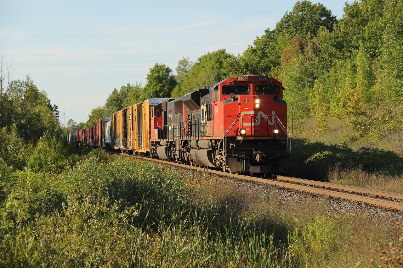 Railpictures.ca - Kevin Flood Photo: On a beautiful early evening in late August, a CN westbound ...
