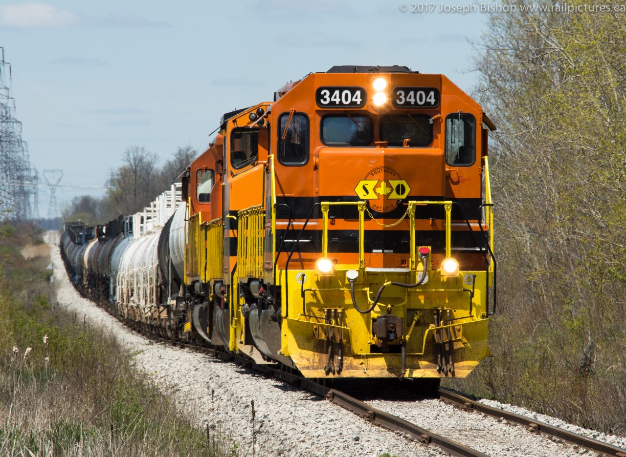 Railpictures.ca - Joseph Bishop Photo: RLHH 595 is seen heading towards Concession 4 Walpole on ...