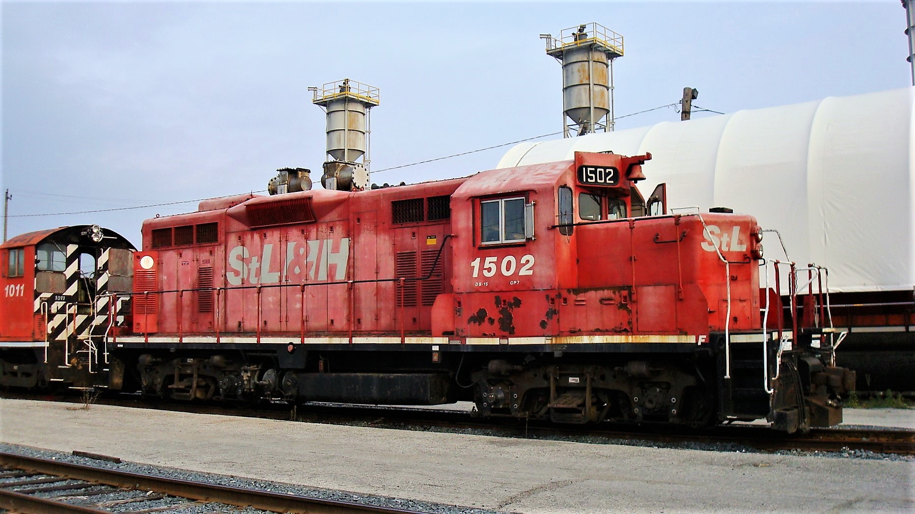 Railpictures.ca - Paul Santos Photo: Former CP high nose GP7 8421 is shown here just after ...