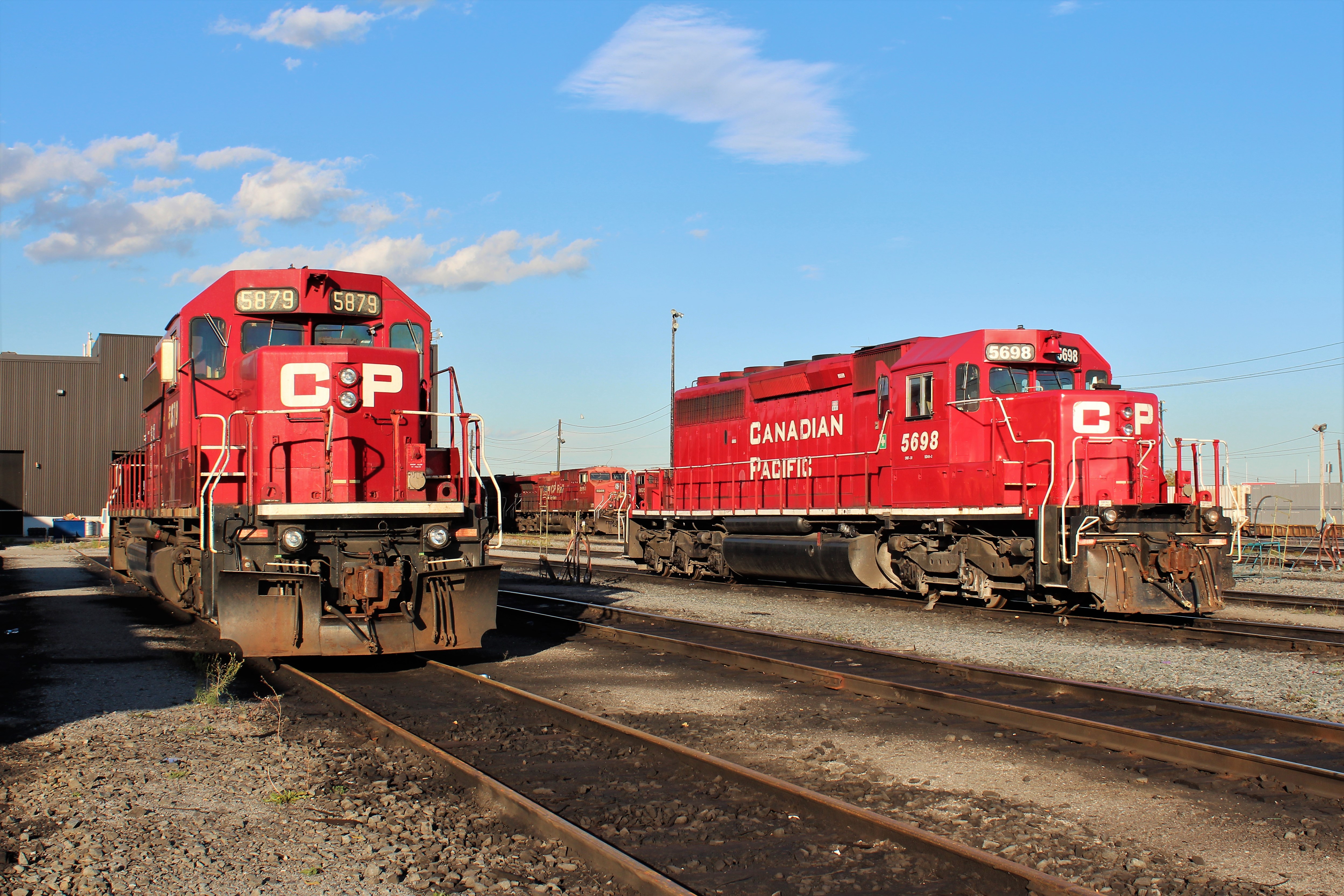 Railpictures.ca - Paul Santos Photo: 2 SD40-2′s await the encroaching shadows at the shop’s west ...