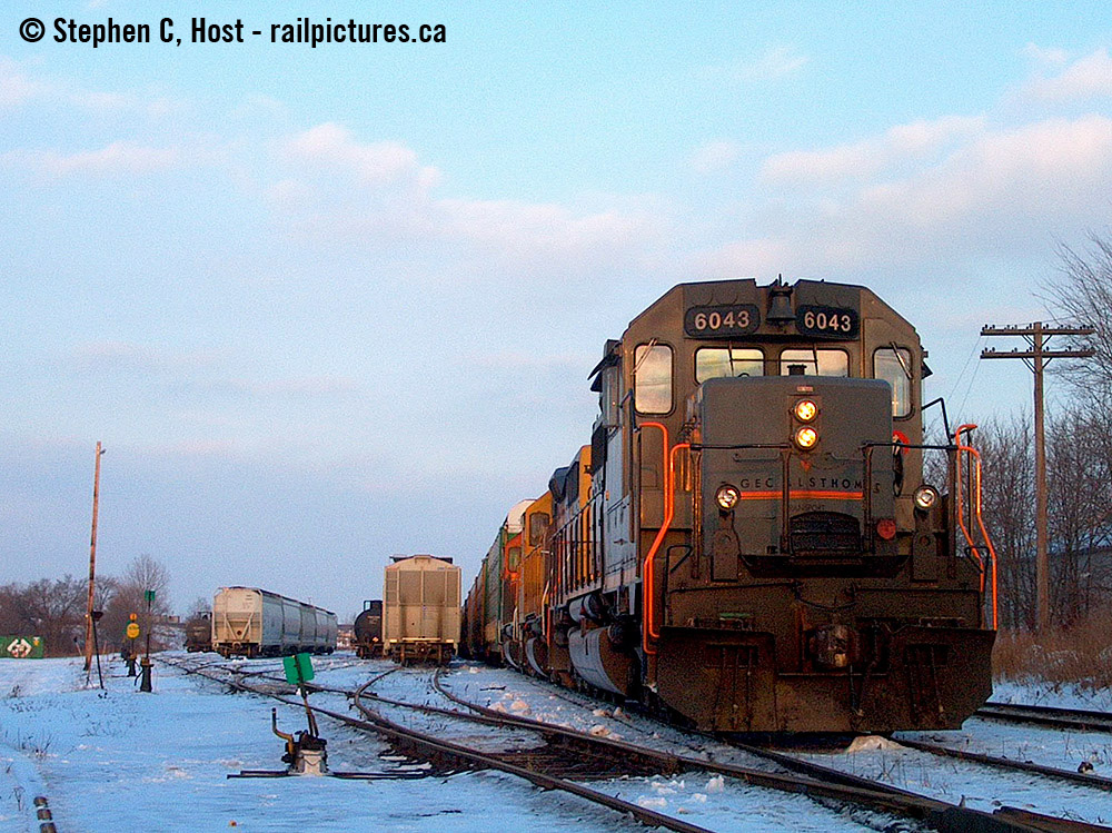 Railpictures.ca - Stephen C. Host Photo: GCFX 6043, BNSF 2636 (Santa Fe paint, blue), and BNSF ...