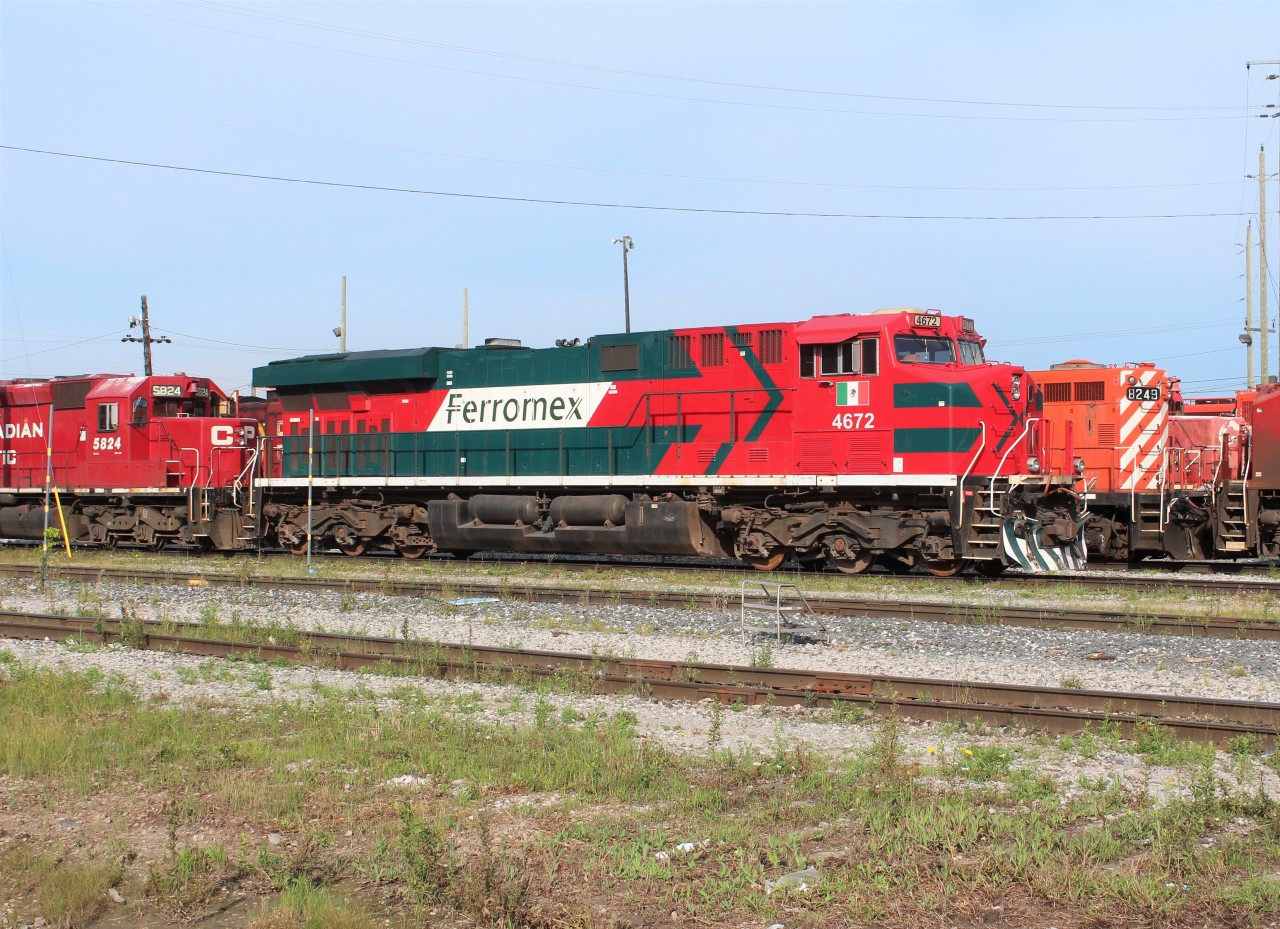 Railpictures.ca - Paul Santos Photo: 10 year Ferromex GEVO 4672 makes a surprise visit to ...