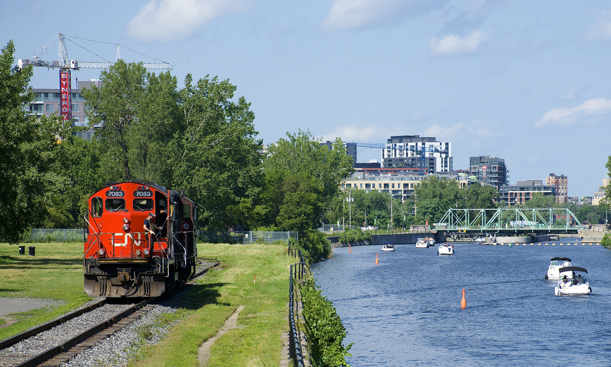 Railpictures.ca - Michael Berry Photo: CN 7083 & CN 7054 head light on the East Side Canal Bank ...