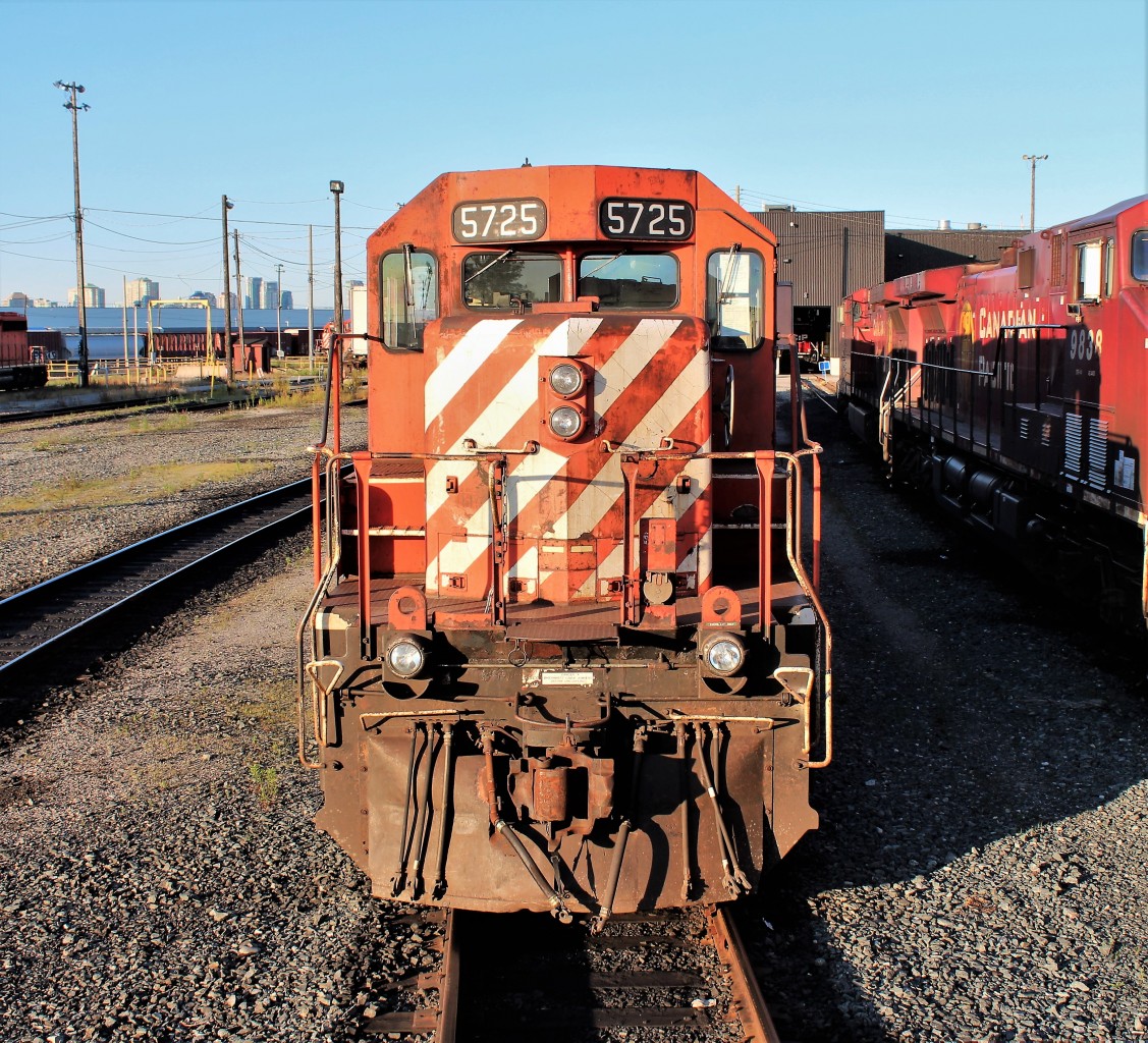 Railpictures.ca - Paul Santos Photo: One last look at the front end of a well weathered and ...