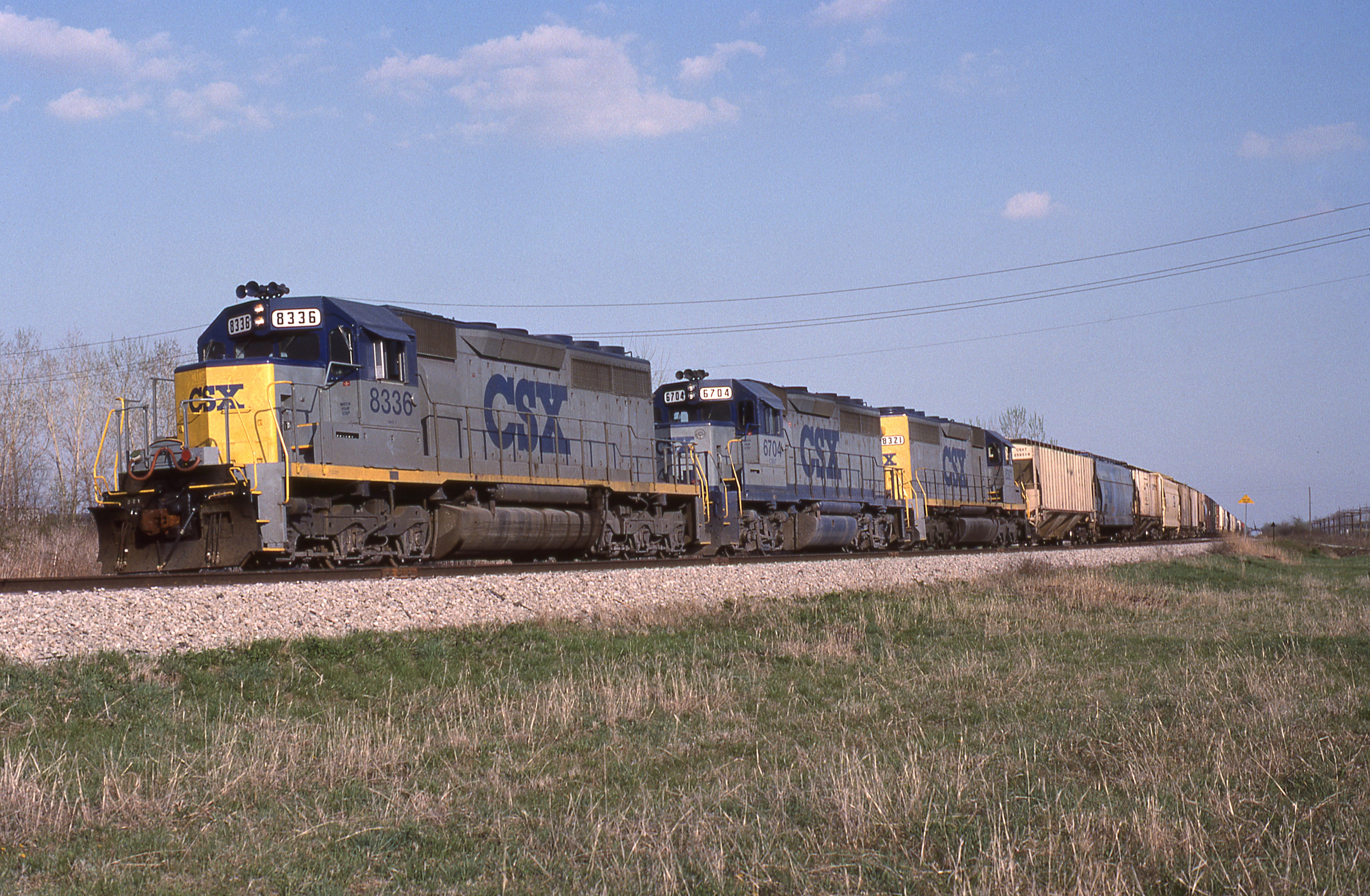 Railpictures.ca - David J Parker Photo: CSXT #321 from Buffalo and St. Thomas rounds the “Ice ...