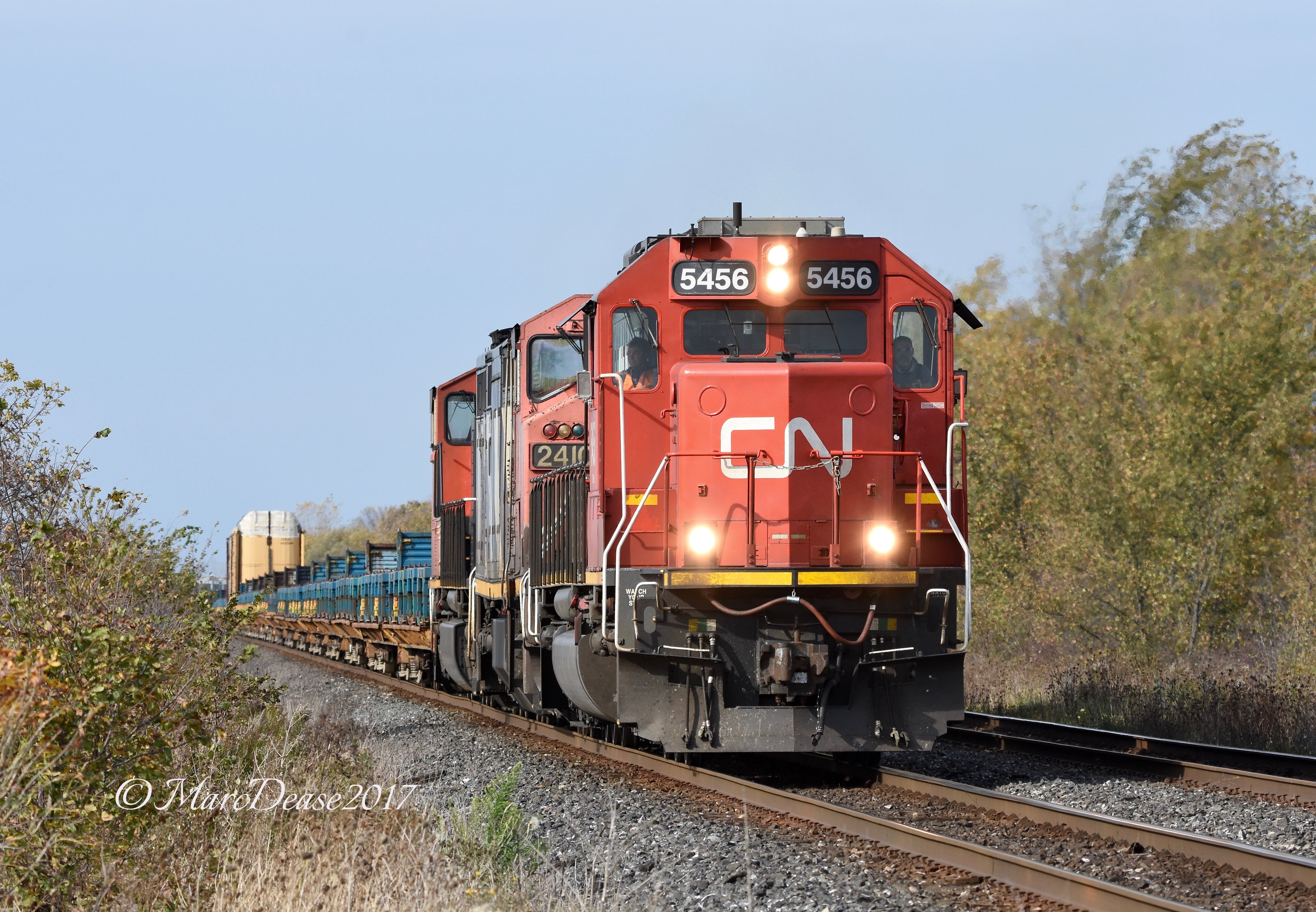 Railpictures.ca - Marc Dease Photo: Train 509 returns to London from Sarnia. ON., with CN 5456 ...