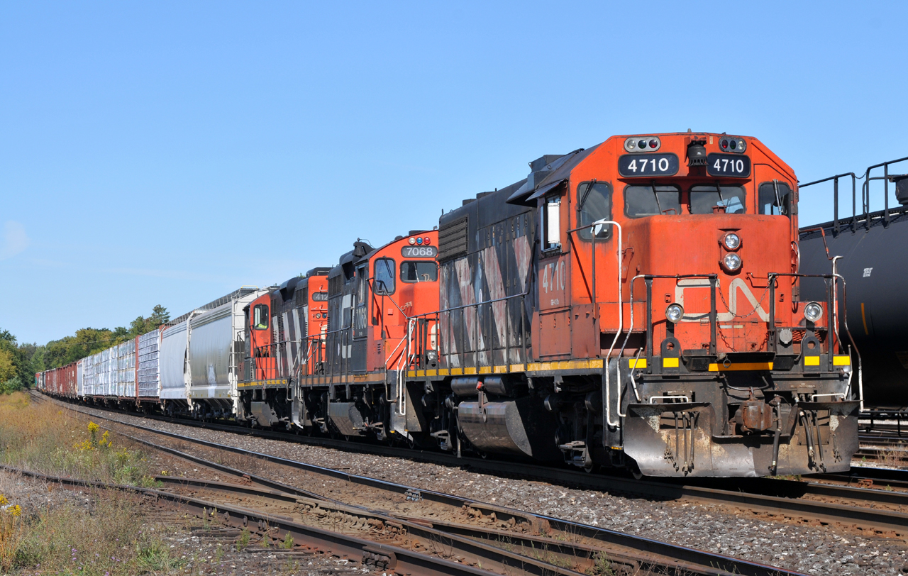 Railpictures.ca - James Gardiner Photo: CN L55031 09 with CN 4125, CN 7068, and CN 4710 shoving ...