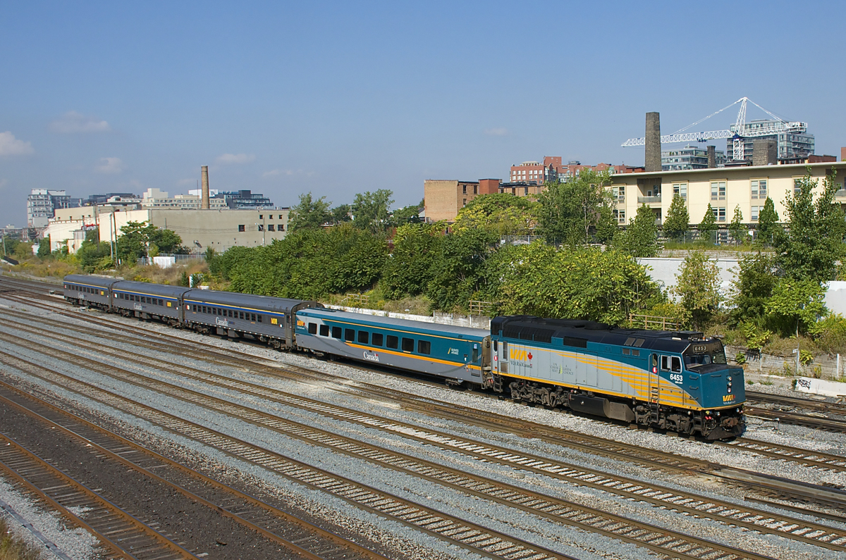 Railpictures.ca - Michael Berry Photo: VIA 84 from Sarnia is almost at its destination of Union ...