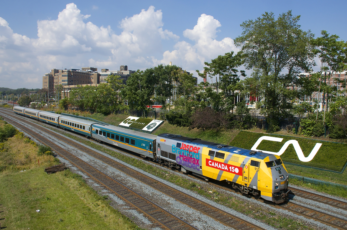 Railpictures.ca - Michael Berry Photo: VIA 72 has 5 rebuilt LRC cars (none of them wrapped for ...