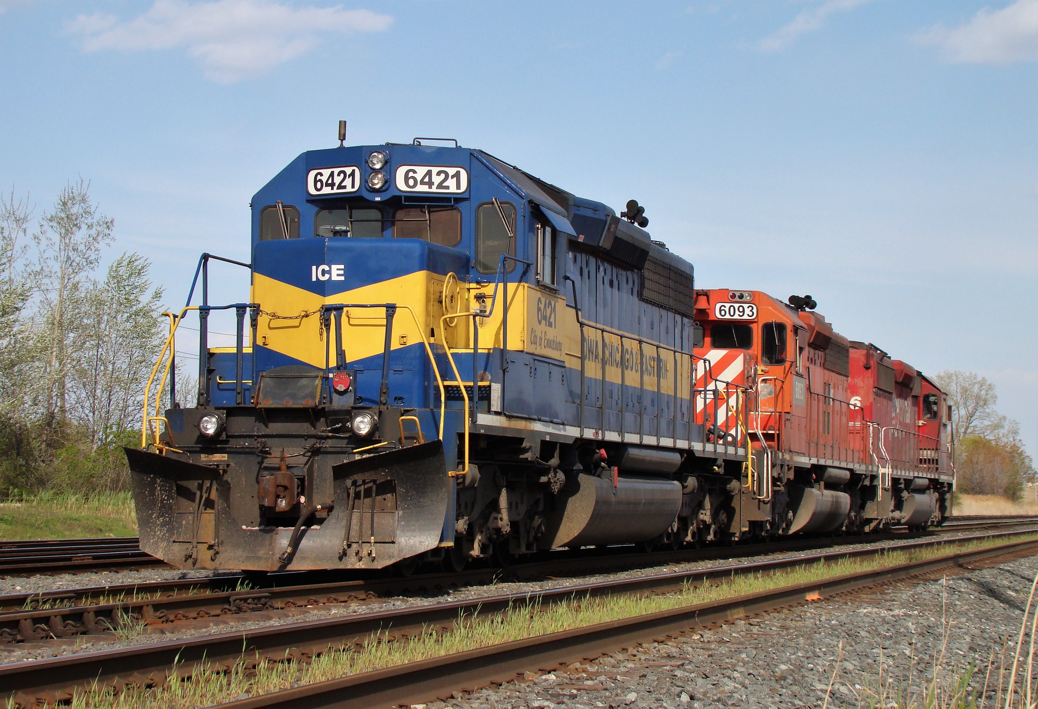 Railpictures.ca - Myles Roach Photo: Here we see ICE 6401 with DME 6093 and CP 5966 (5966 is ...