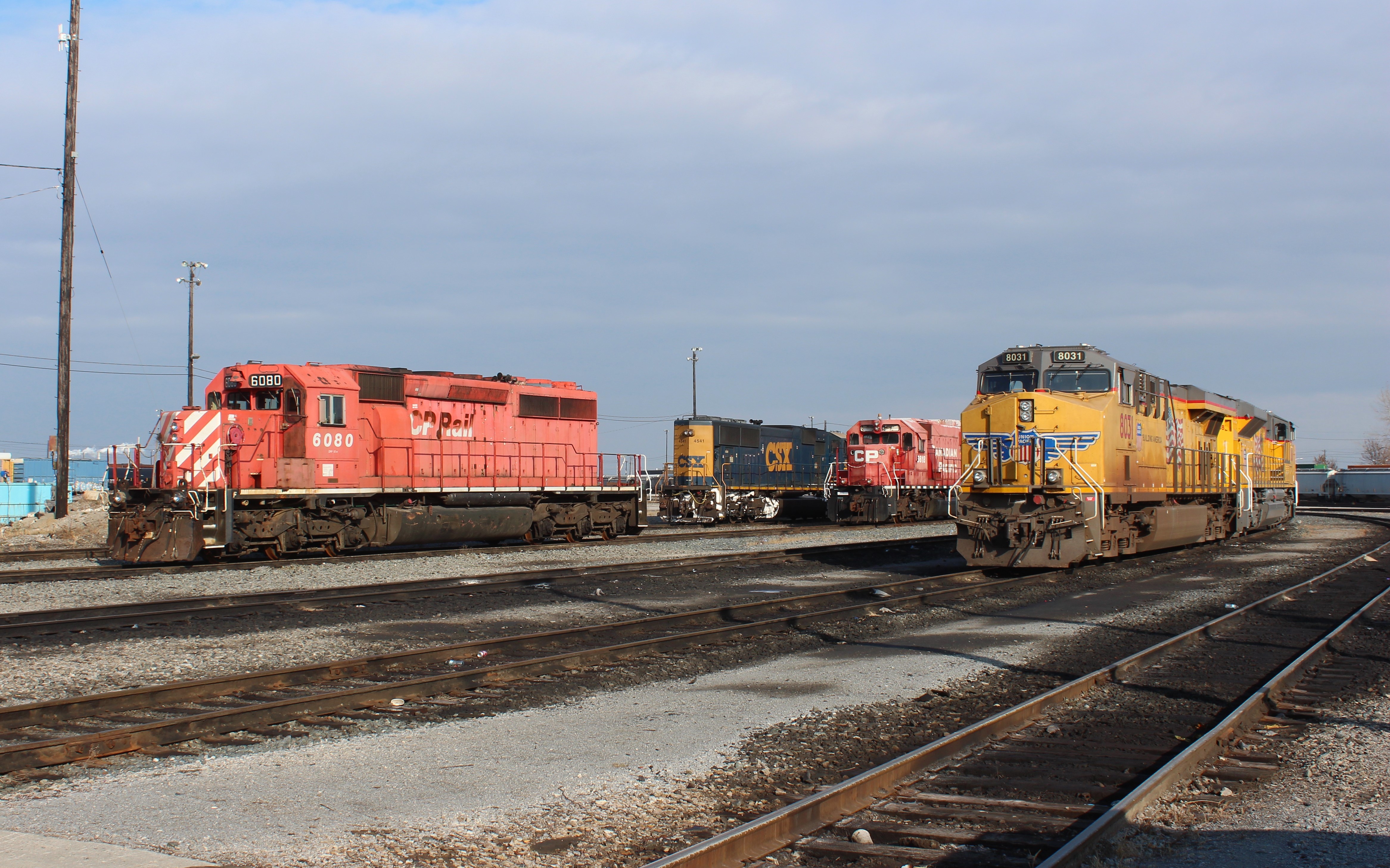 Railpictures.ca - Paul Santos Photo: UP power awaiting it’s departure along with CSX 4541 in the ...
