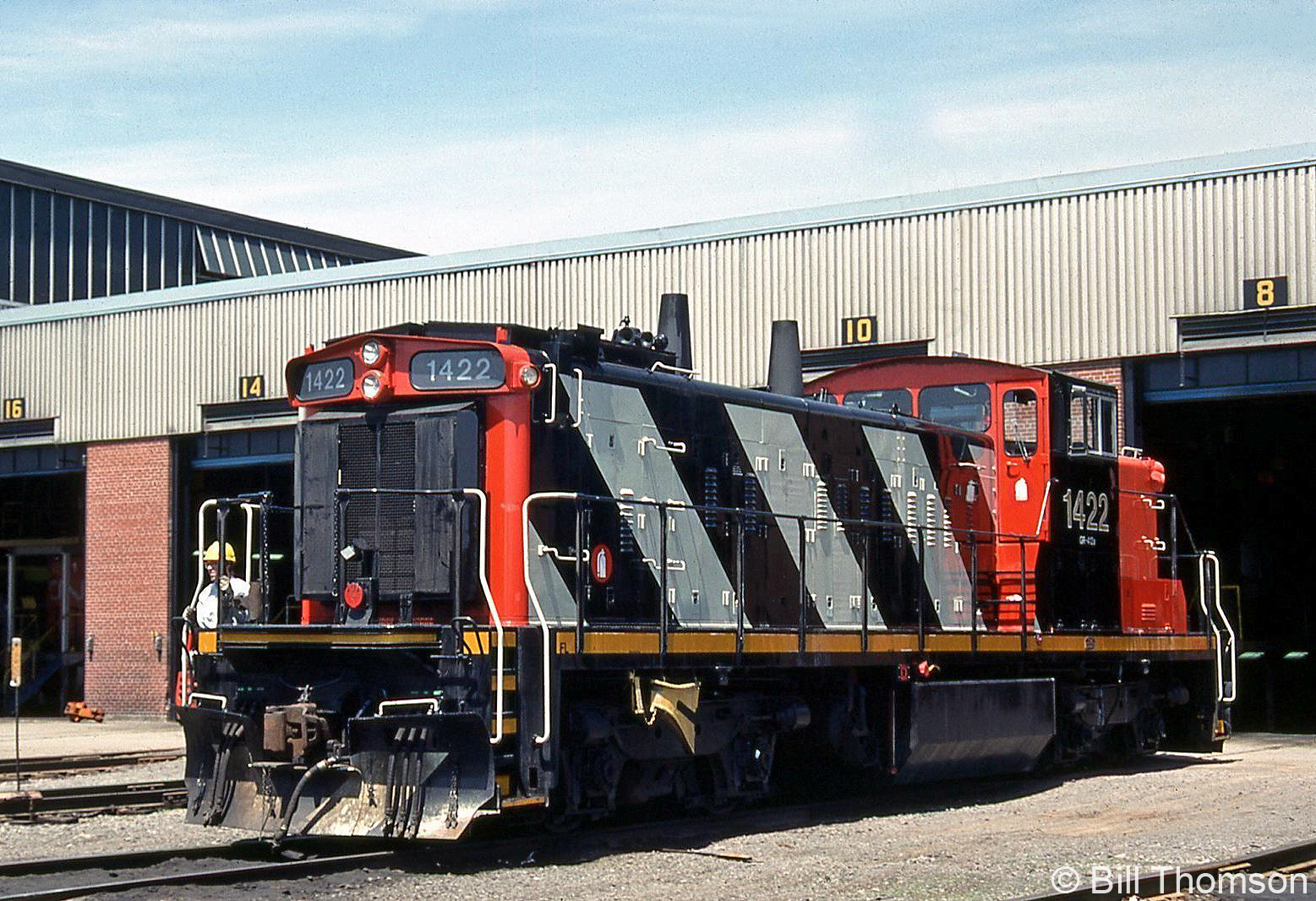 Railpictures.ca - Bill Thomson Photo: A fresh-looking CN GMD-1 1422 sits outside Taschereau Yard ...