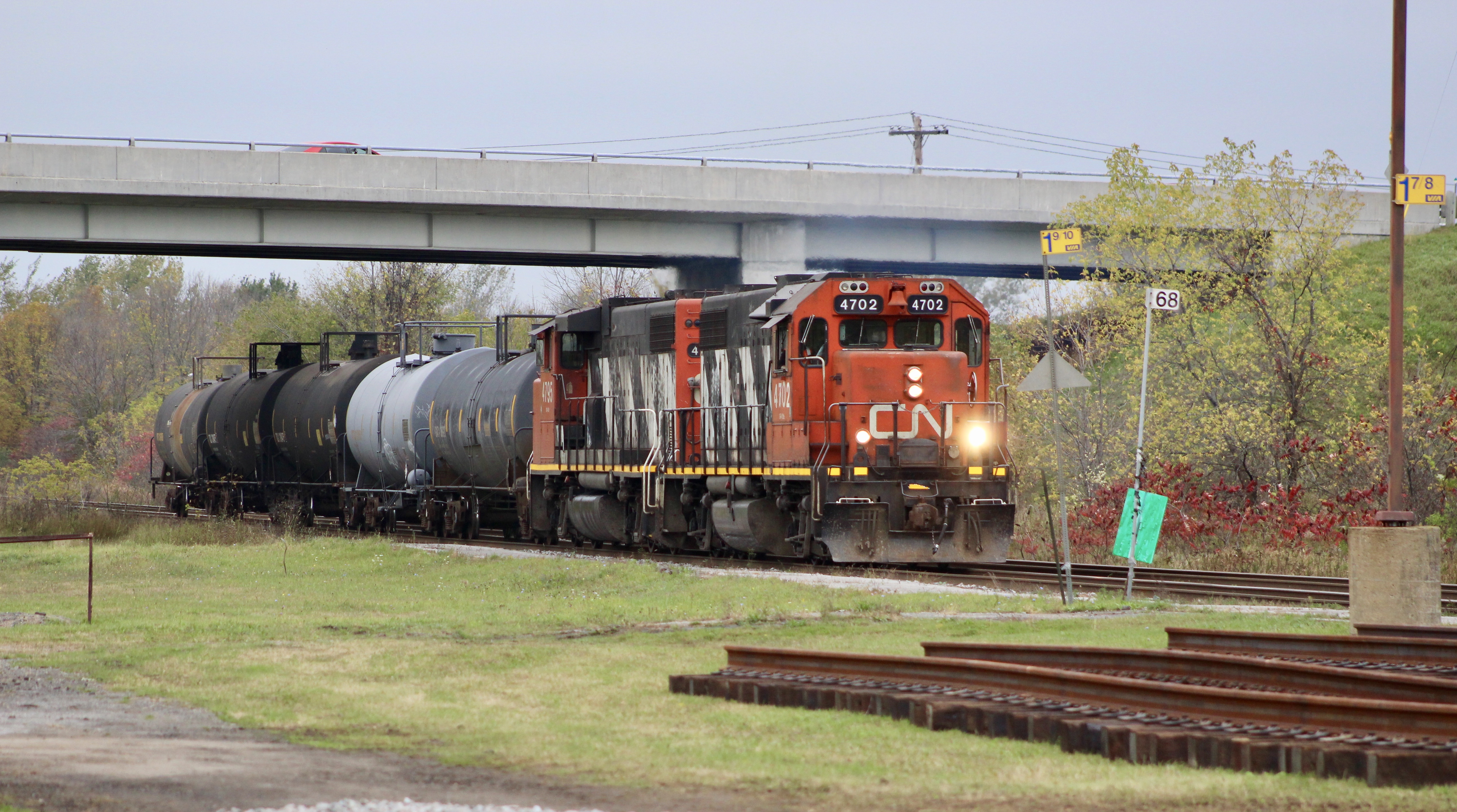 Railpictures.ca - Philip Cochrane Photo: CN L591 heading estbound back to coteau | Railpictures ...