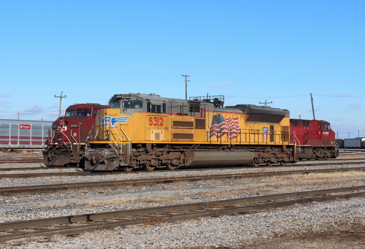 Railpictures.ca - Paul Santos Photo: Union Pacific SD70Ace 8312 waits for servicing to go out on ...