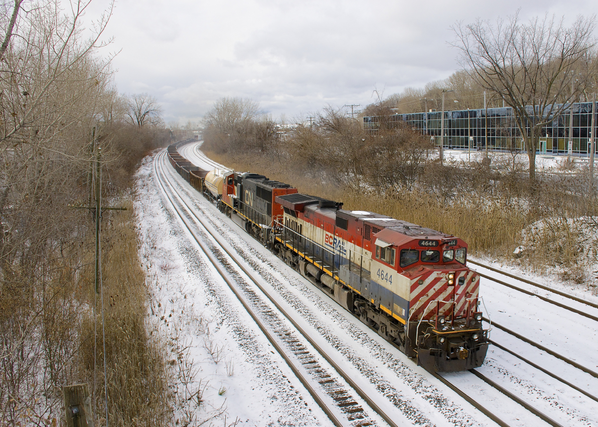 Railpictures.ca - Michael Berry Photo: BCOL 4644 and CN 5727 lead an extra version of CN 324 for ...
