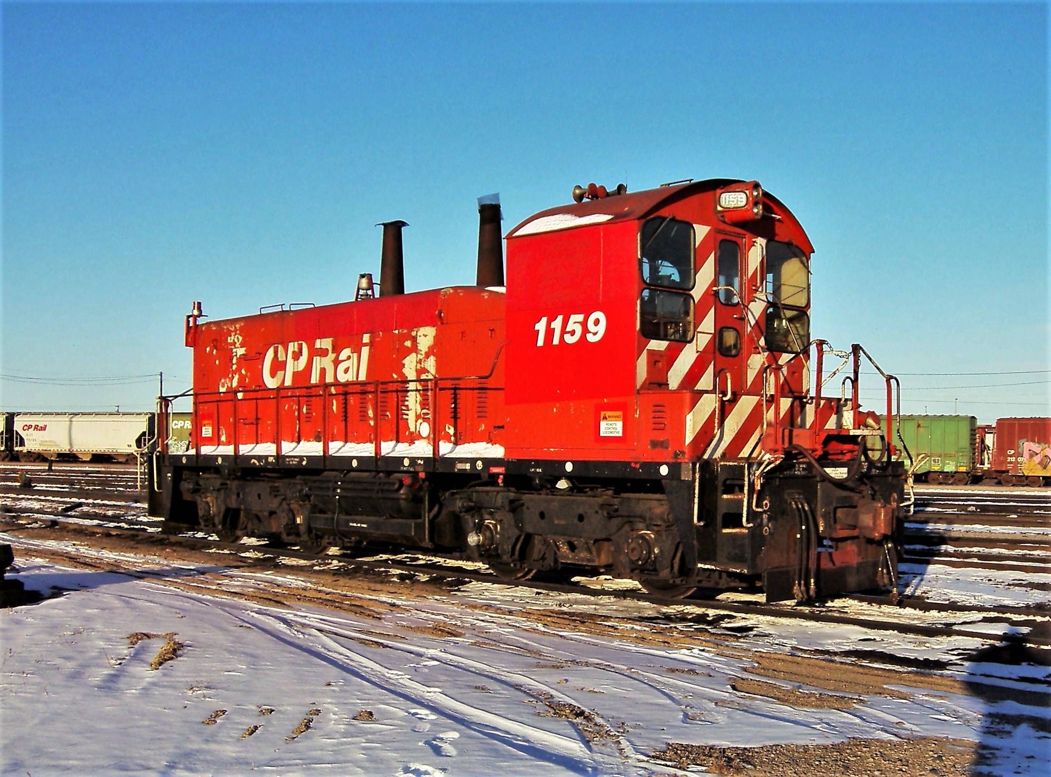 Railpictures.ca - Paul Santos Photo: Yard hump control “mother” or yard control unit sits alone ...