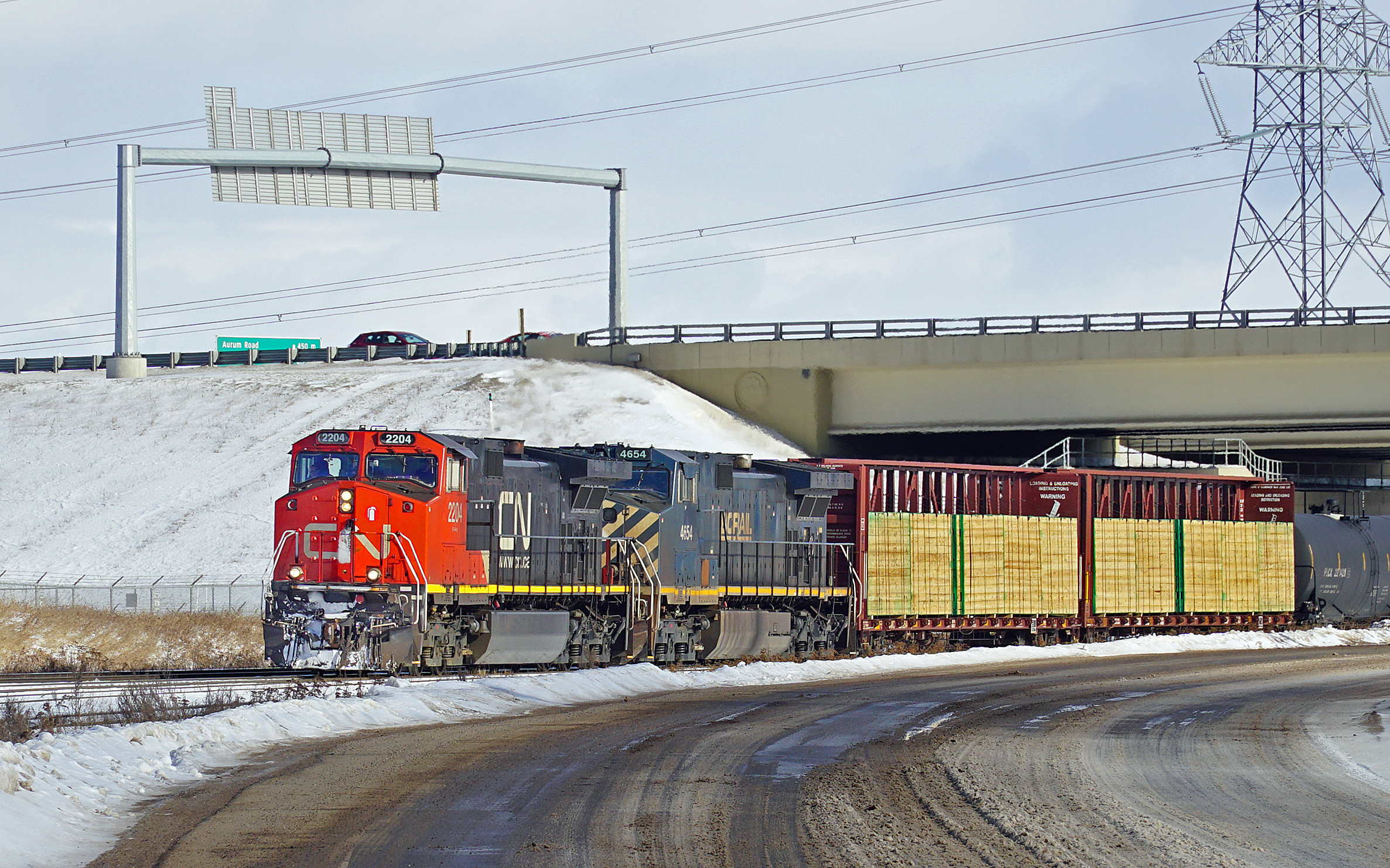 Railpictures.ca - colin arnot Photo: A pair of DASH 9-44CW’s, CN 2204 and BCOL 4654 head west on ...