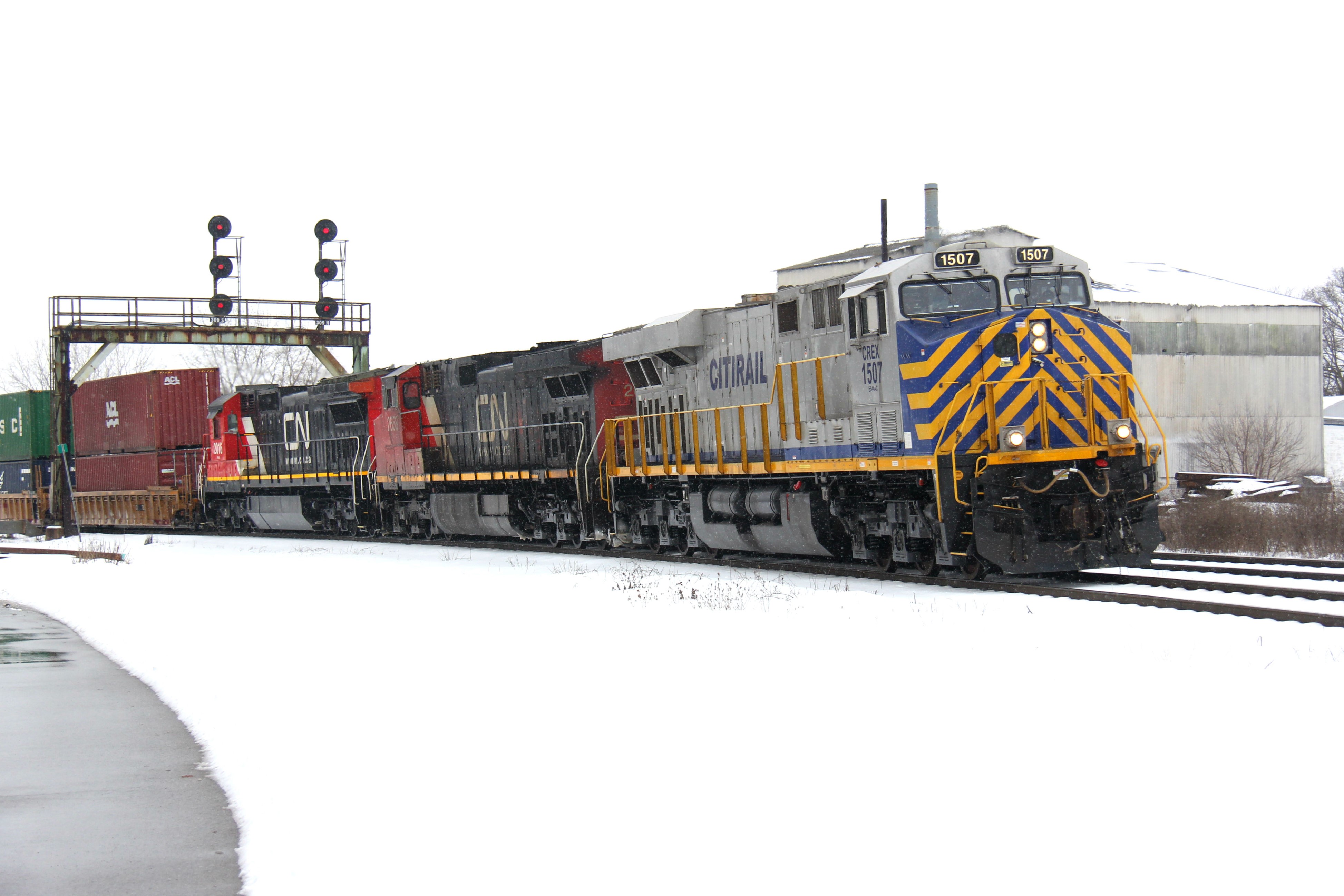 Railpictures.ca - Kevin Flood Photo: CN 148 enters the curved portion of the CN mainline through ...