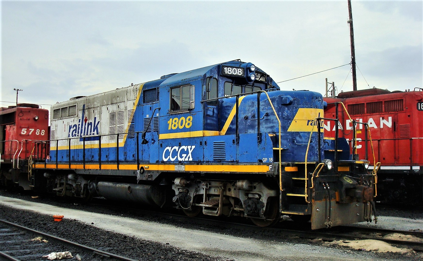 Railpictures.ca - Paul Santos Photo: Former Railink GP10 in transit through Agincourt. Note that ...