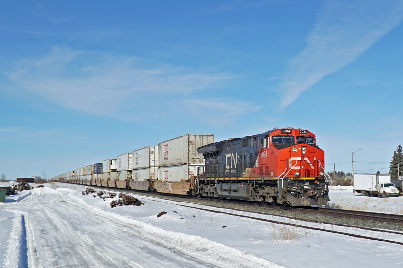Railpictures.ca - colin arnot Photo: ET44AC CN 3084 heads an intermodal east through Ryley ...