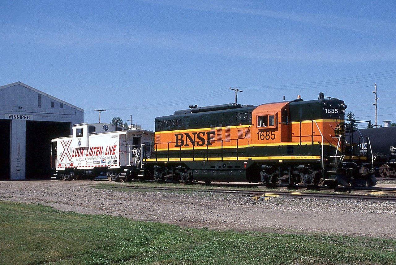 Railpictures.ca - Rob Smith Photo: BNSF GP9 1685 and Operation Lifesaver-painted caboose BN ...