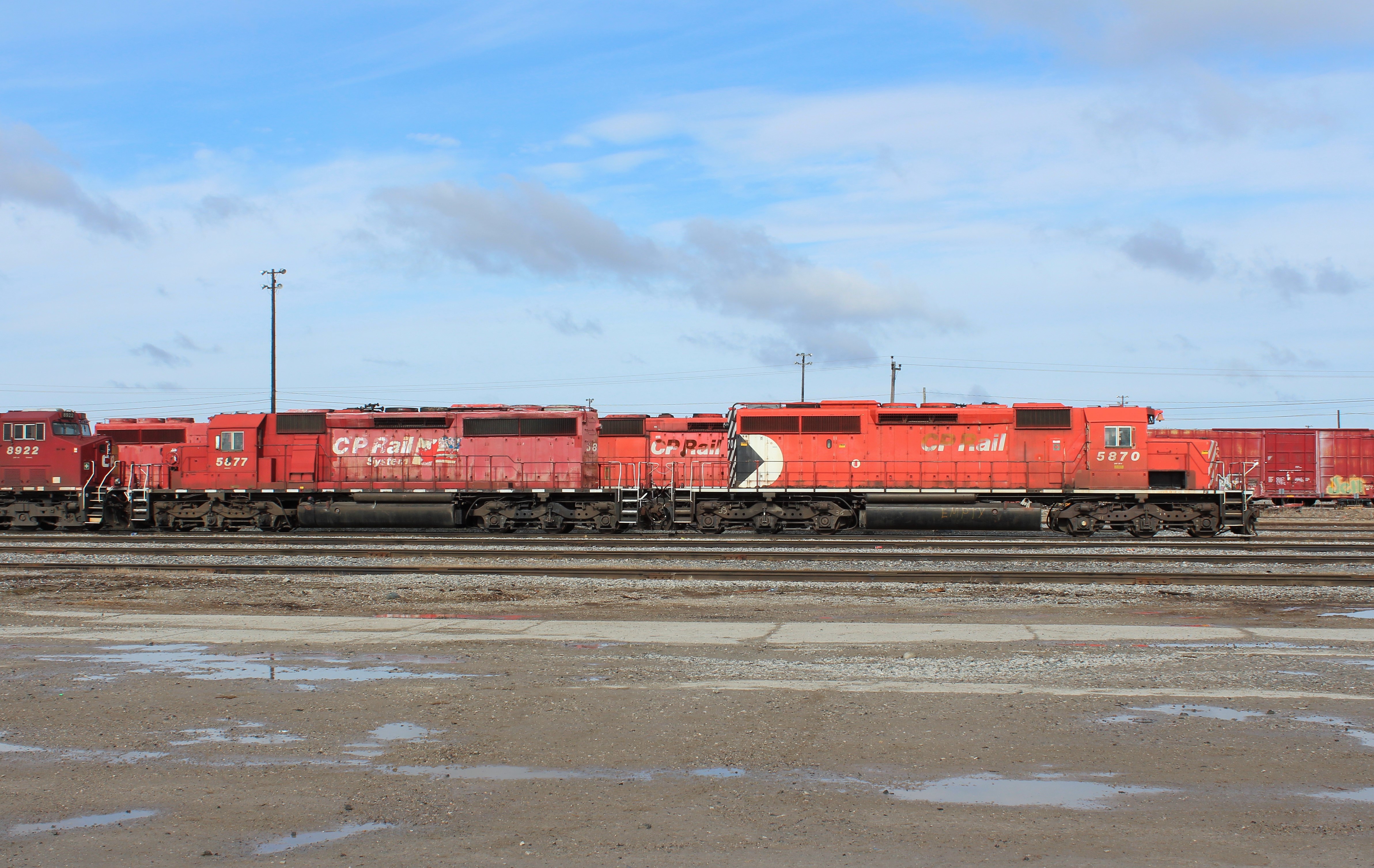 Railpictures.ca - Paul Santos Photo: Fresh arrivals for the “scrap track” SD40-2′s from the 5800 ...