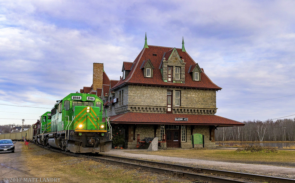 Railpictures.ca - Matt Landry Photo: NBSR 8144 leads NBSR Train 907 westbound, as they pull by ...