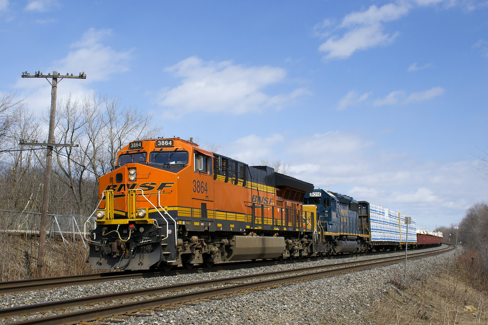 Railpictures.ca - Michael Berry Photo: Built 36 years apart, BNSF 3864 (a GE ET44C4 built in ...