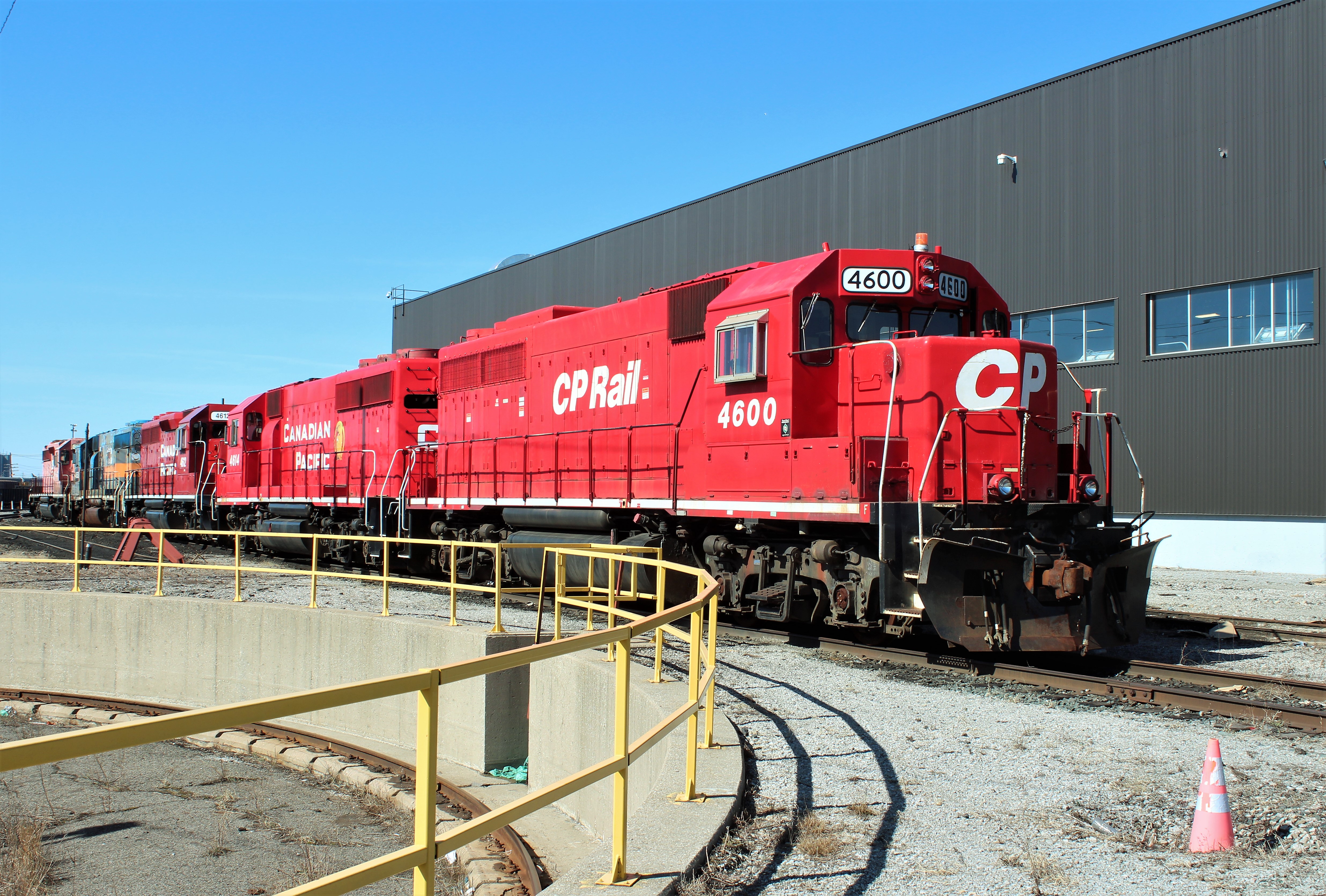 Railpictures.ca - Paul Santos Photo: On a track at the south side of the shop there is 4 GP40 ...