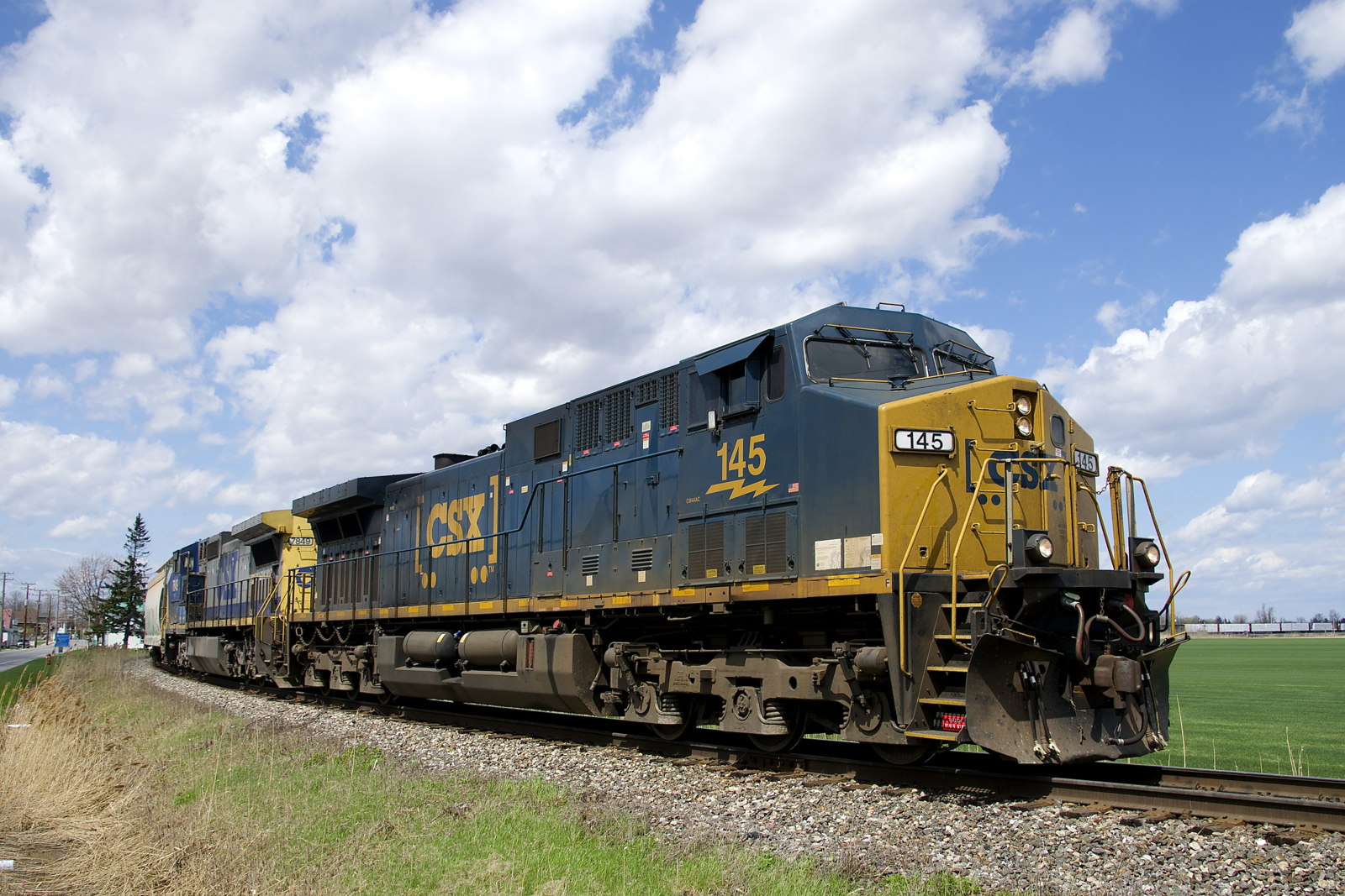 Railpictures.ca - Michael Berry Photo: CN 327 has repainted AC4400CW CSXT 145 & Dash8-40CW CSXT ...