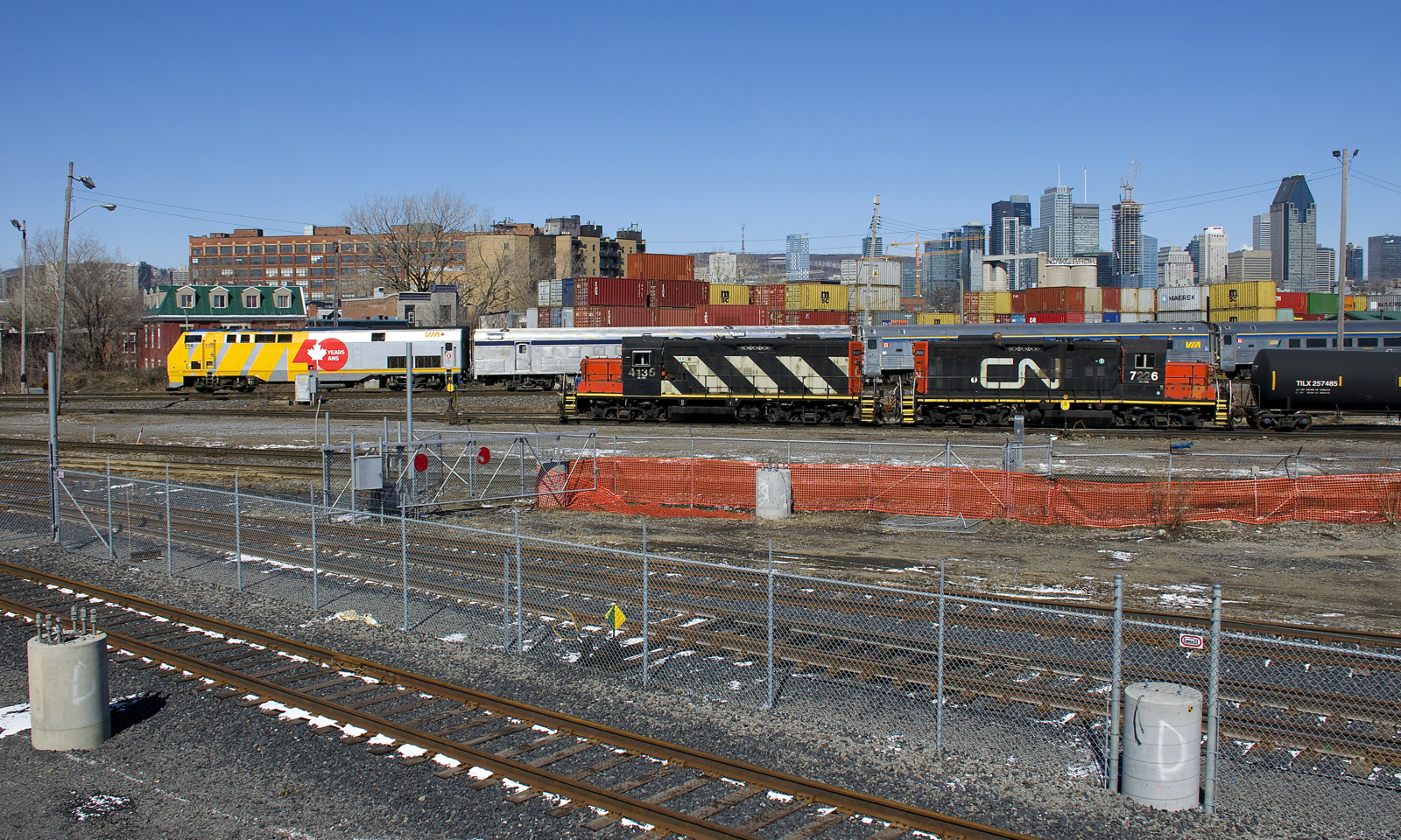 Railpictures.ca - Michael Berry Photo: Wrapped for VIA Rail’s 40th anniversary, VIA 914 leads ...