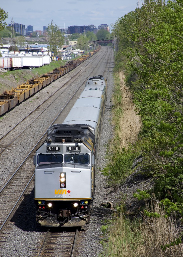 Railpictures.ca - Michael Berry Photo: VIA 635 has wrapped F40 VIA 6416 leading and wrapped ...
