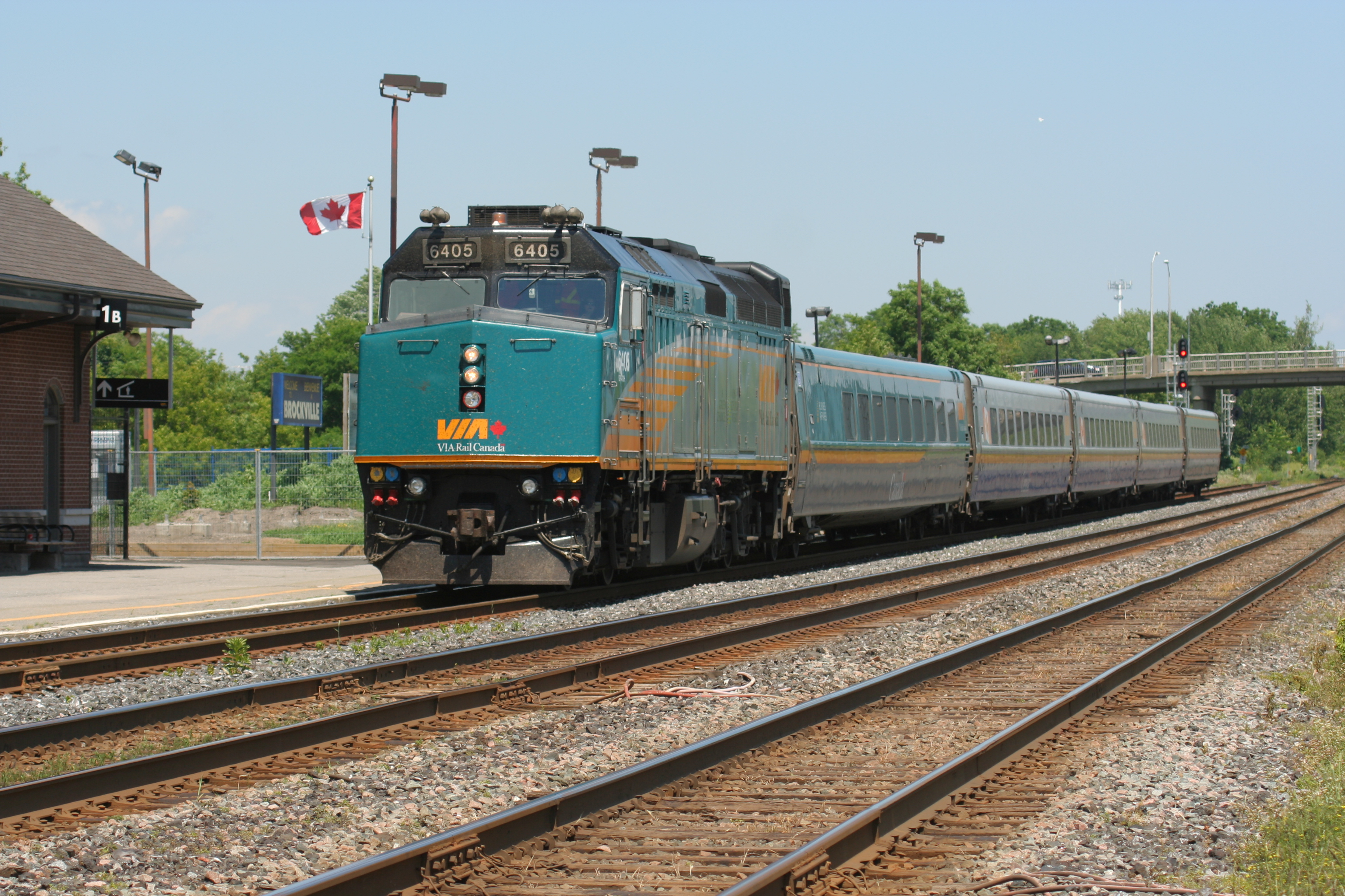 Railpictures.ca - Jason Noe Photo: VIA Rail F40PH-3 6405 pauses at the Brockville, Ontario train ...
