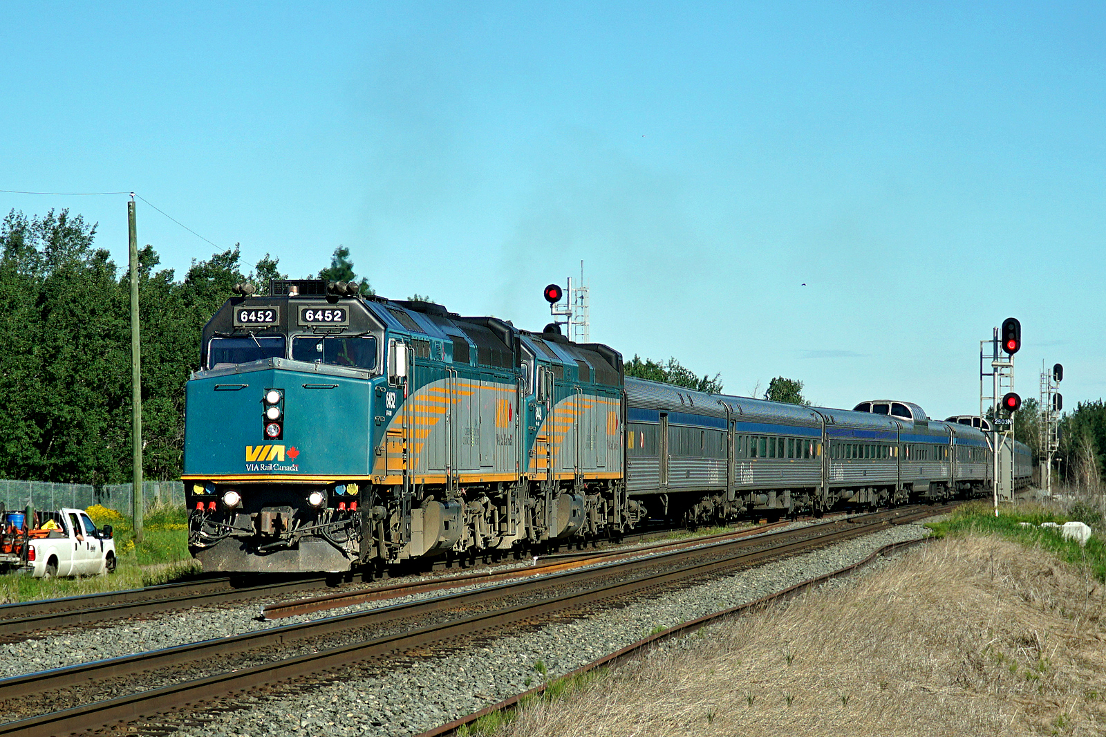 Railpictures.ca - colin arnot Photo: Another late running #2 heads through Ardrossan lead by ...